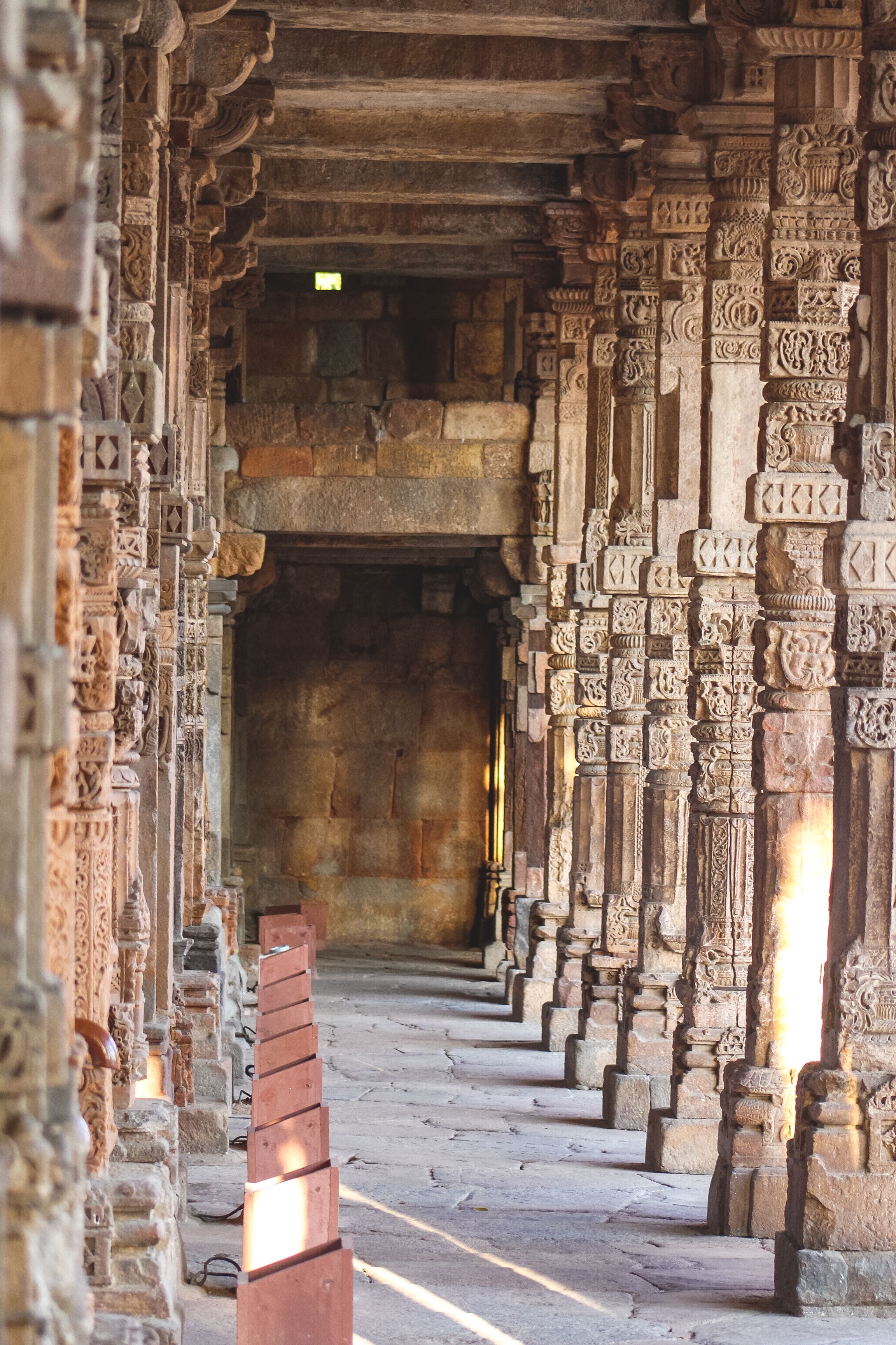 Quwwat-ul-Islam Mosque in Delhi · Free Stock Photo