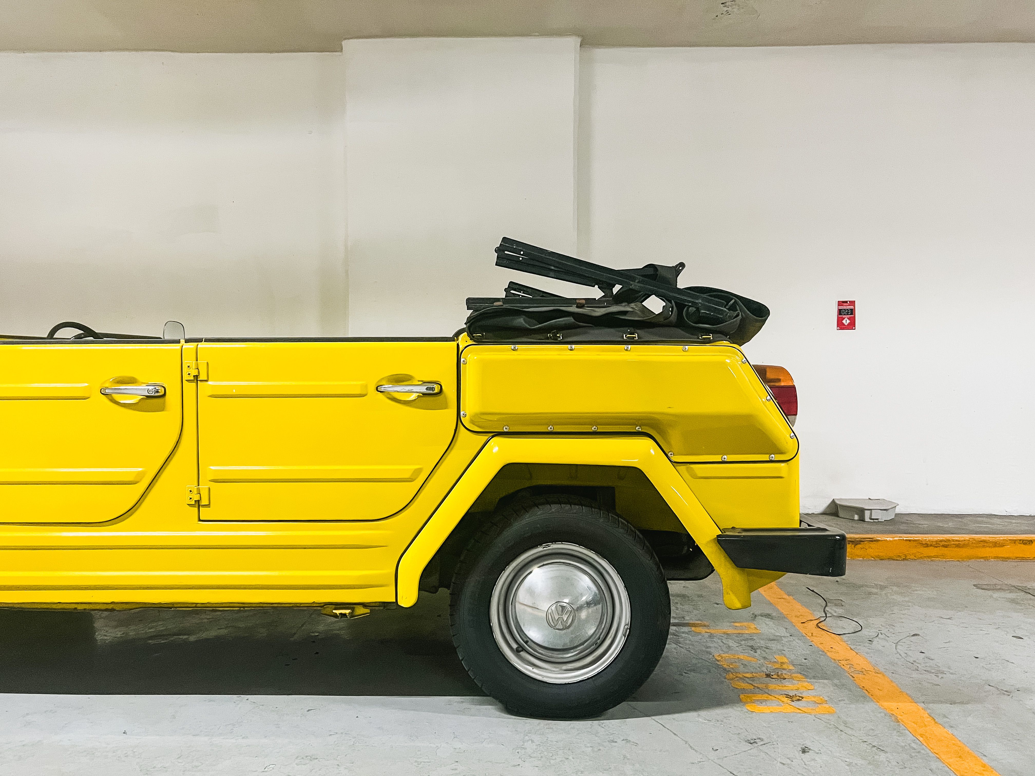 Modified Volkswagen Beetle · Free Stock Photo