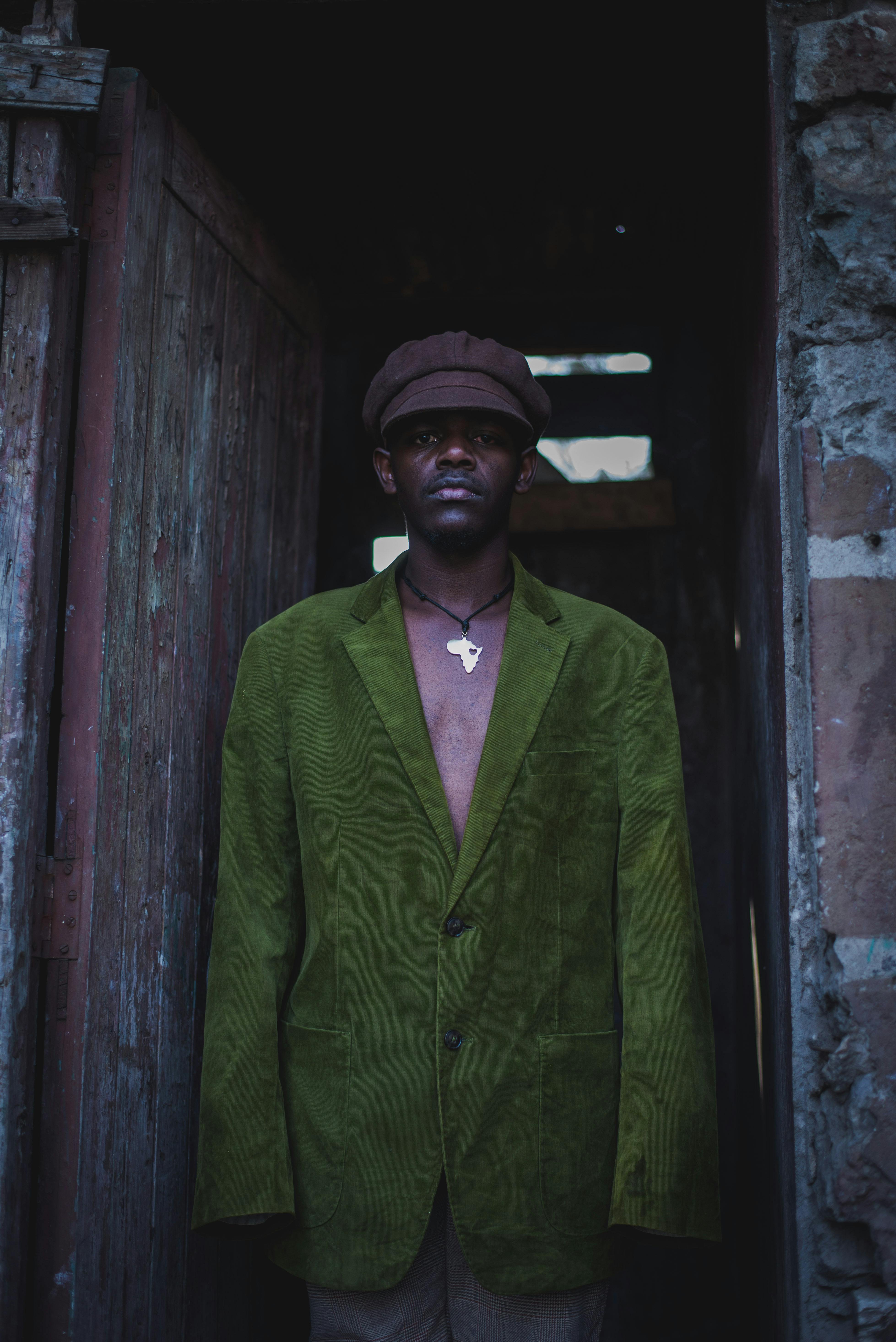 Moda Cap Endavant Photos, Download The BEST Free Moda Cap Endavant ...