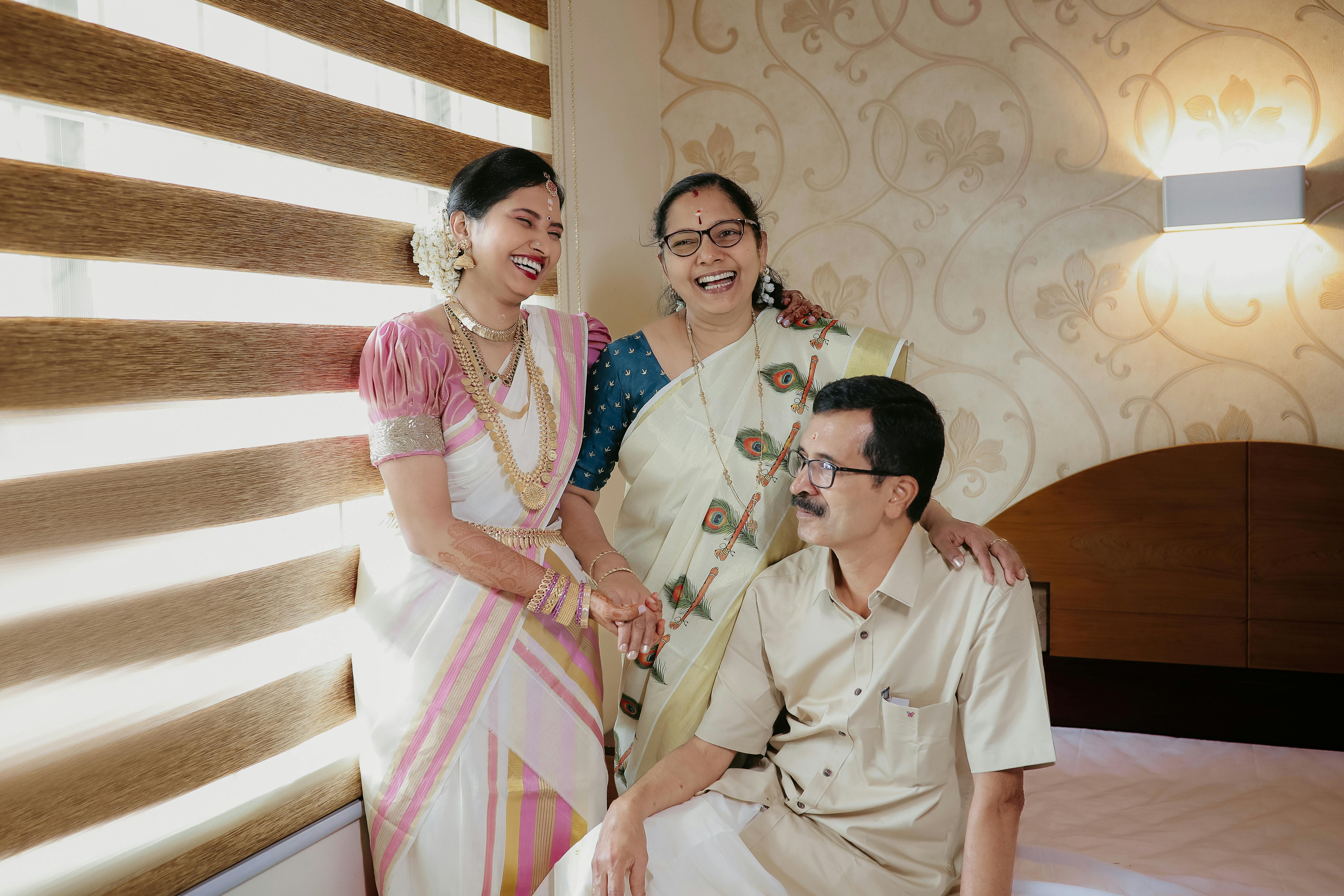 Indian Parent Photos, Download The BEST Free Indian Parent Stock Photos ...