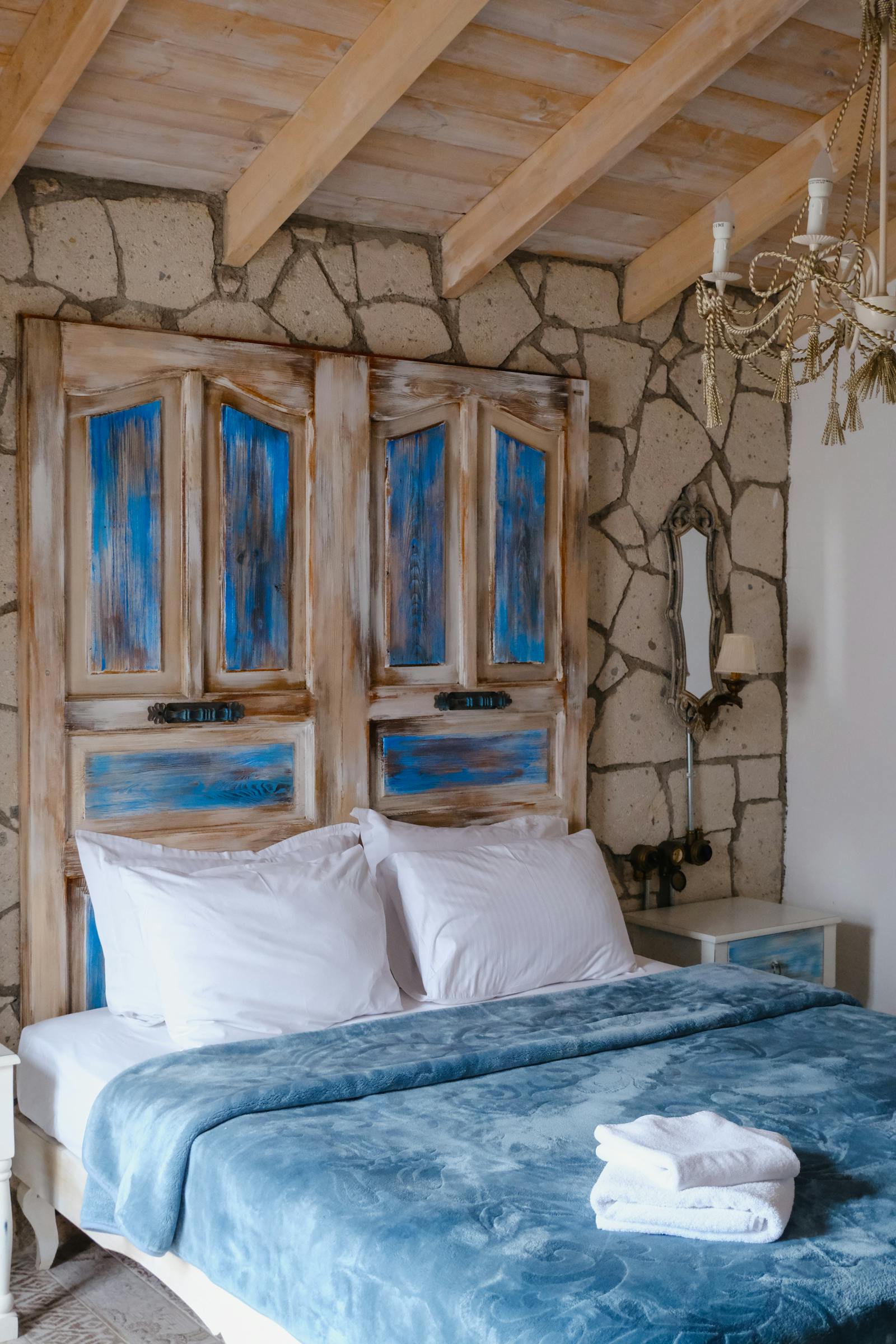 Rustic Hotel Room Photos, Download The BEST Free Rustic Hotel Room ...