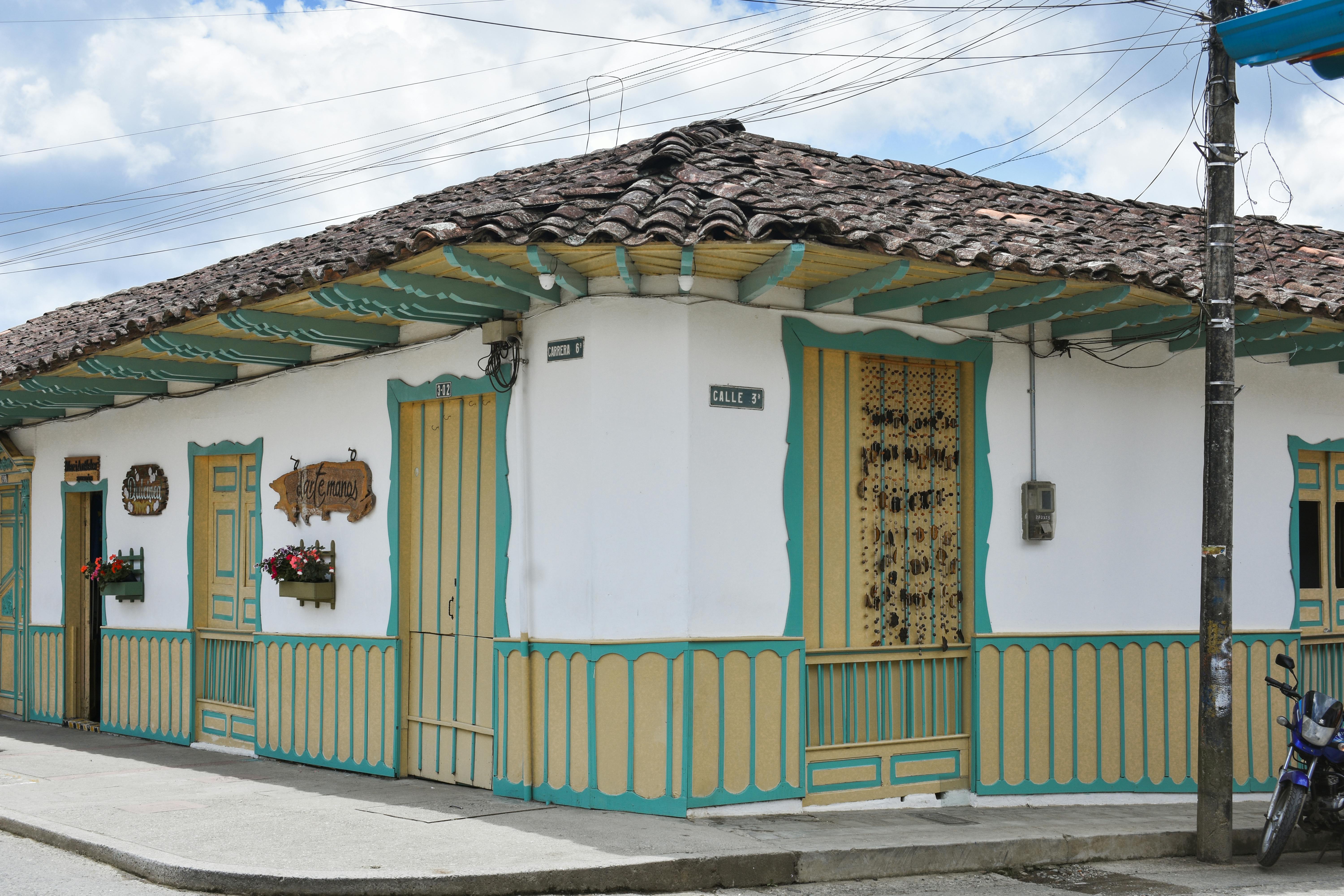 Colombian House Photos, Download The BEST Free Colombian House Stock ...