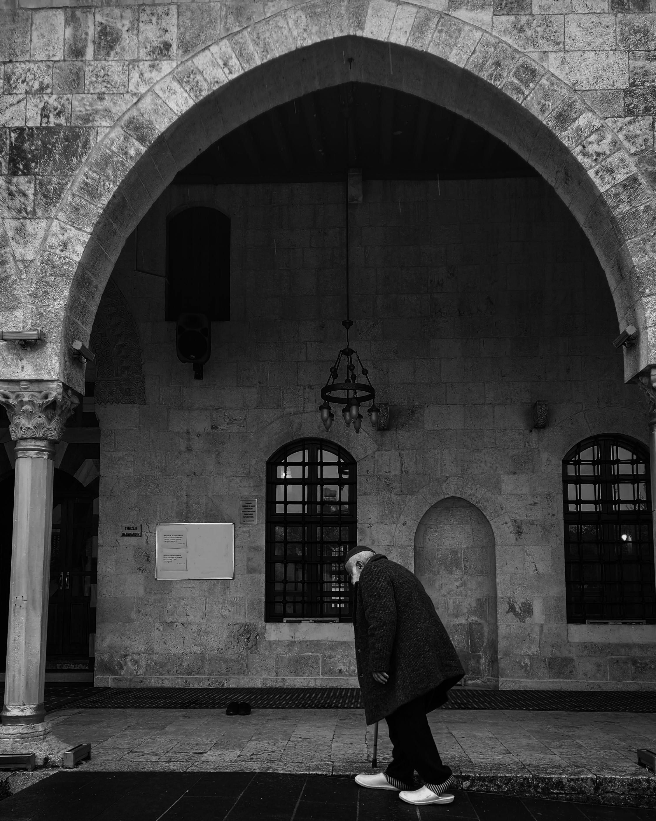 Islamic Man Walking Alone In Street Photos, Download The BEST Free ...