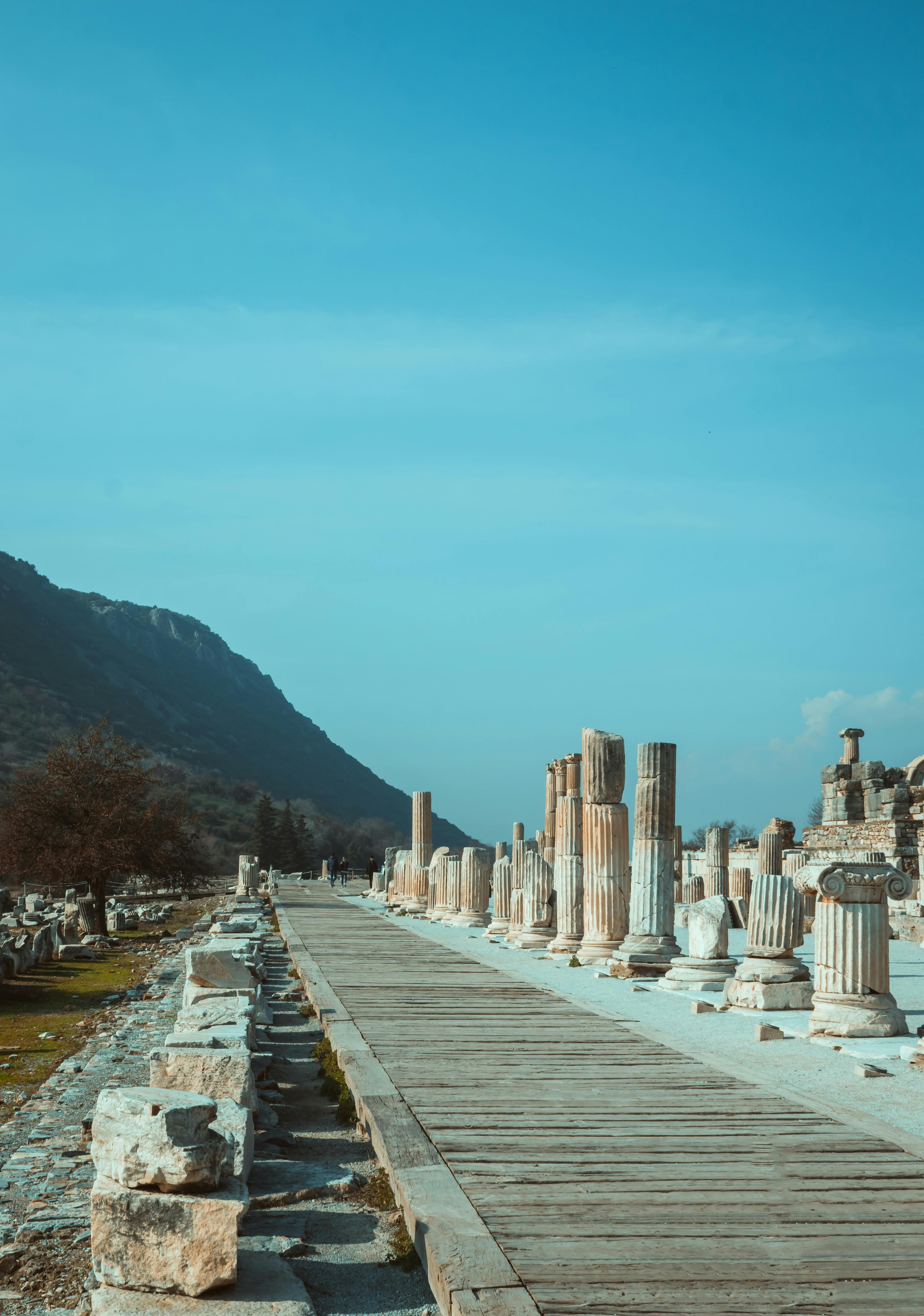 Clear Sky over Ancient Ruins · Free Stock Photo