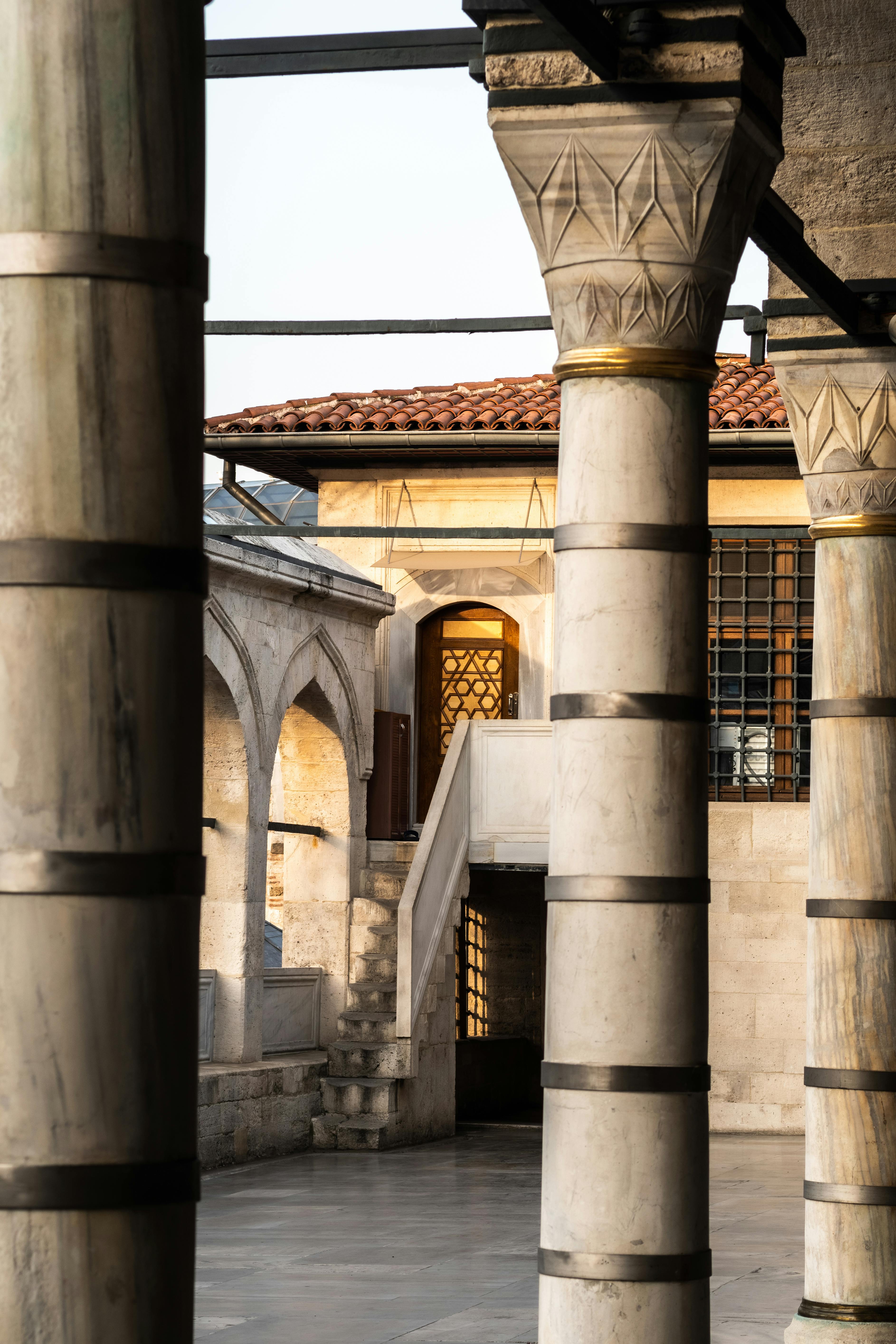 Columns in a Castle · Free Stock Photo