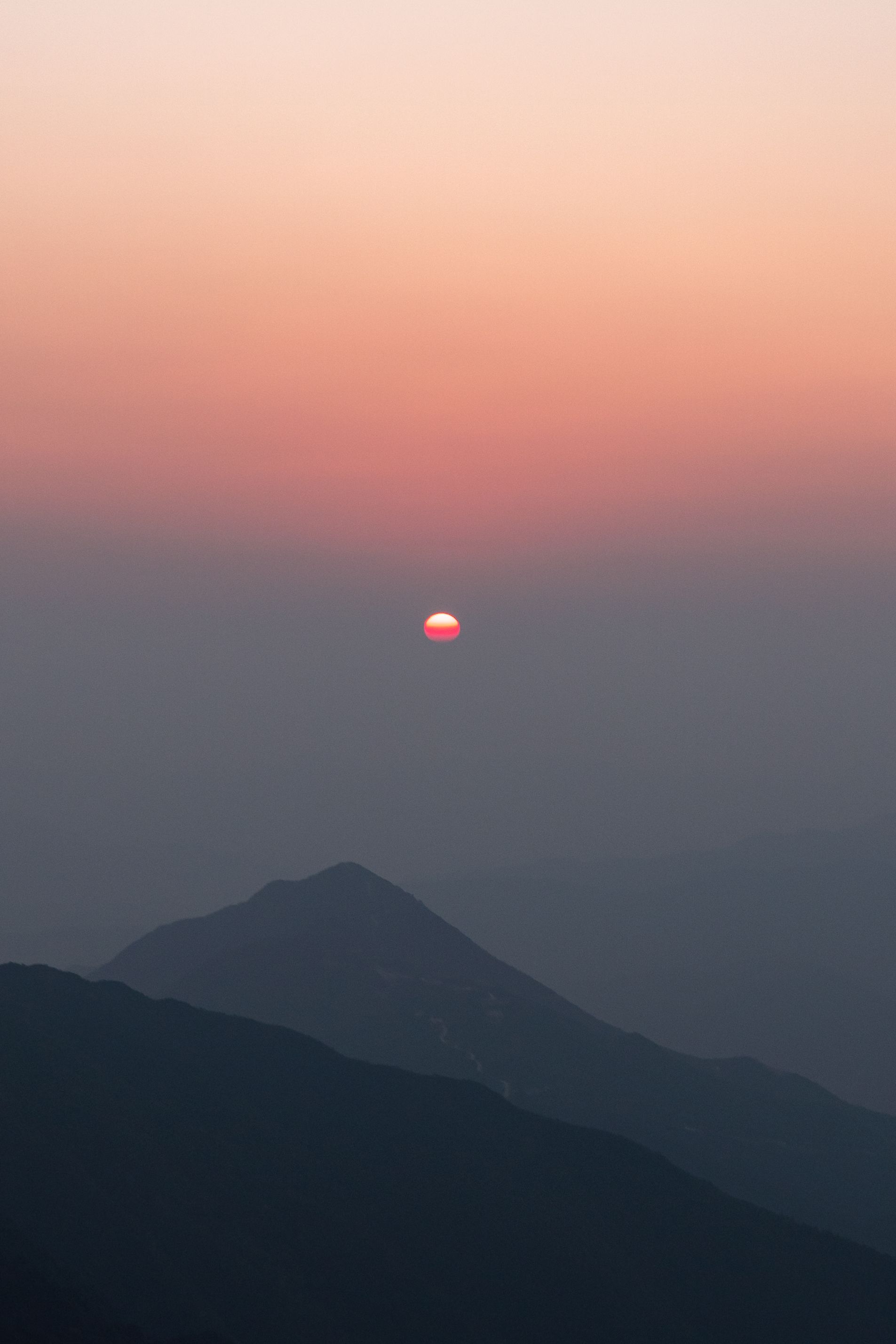 Pink Sky in Mountains at Dusk · Free Stock Photo
