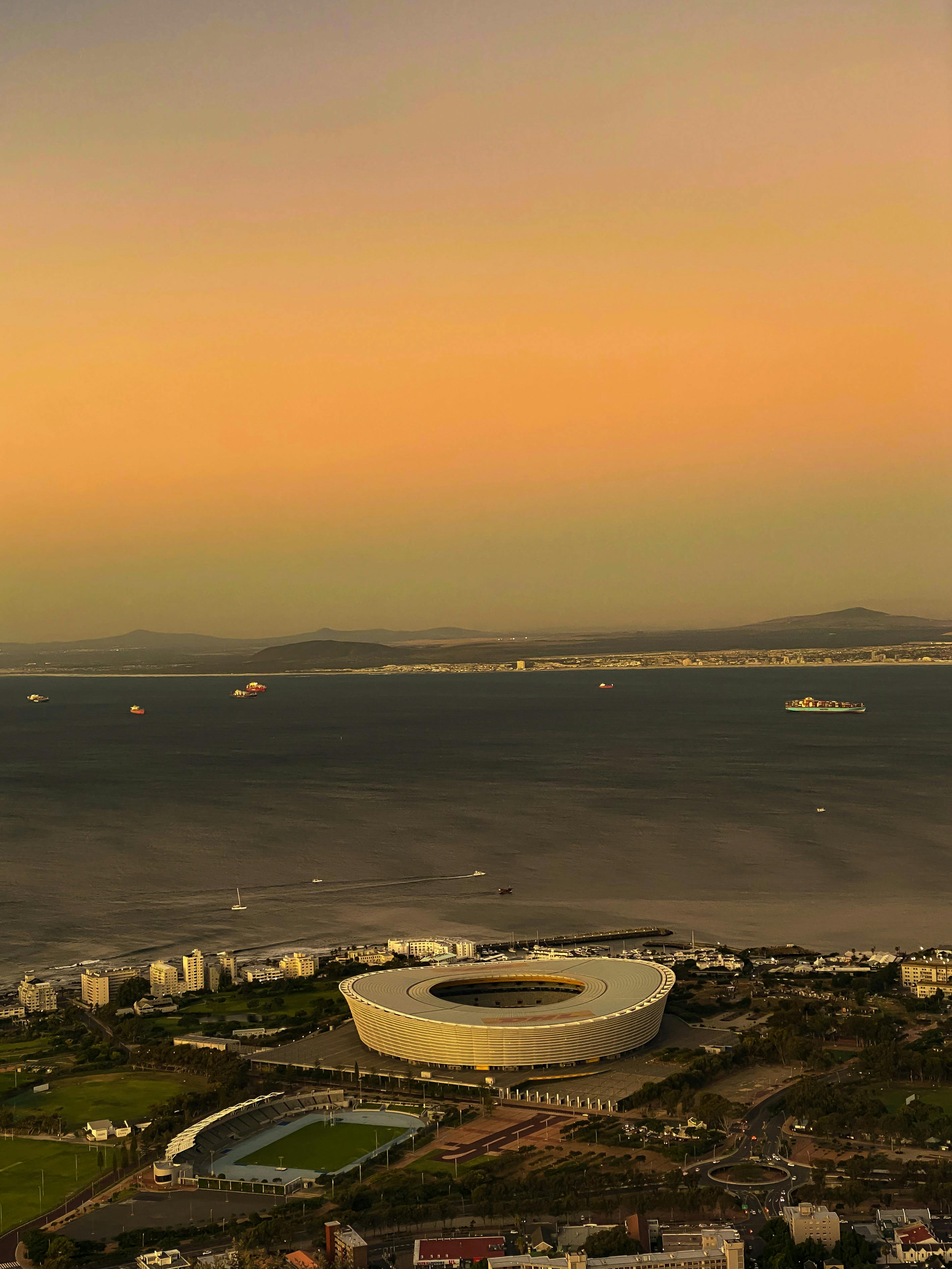 Photo of the City at Dusk · Free Stock Photo