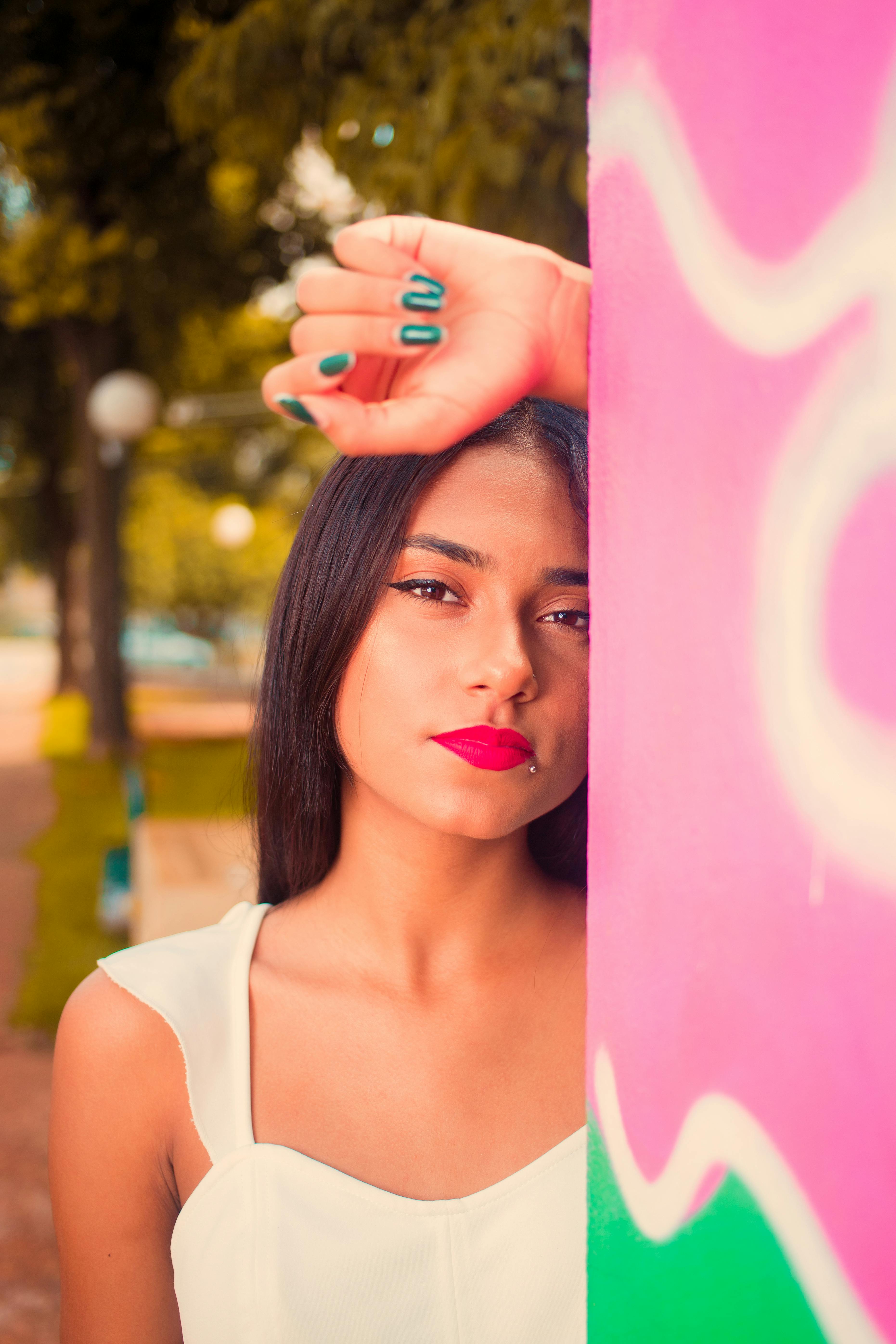 Portrait of Woman and Women behind · Free Stock Photo