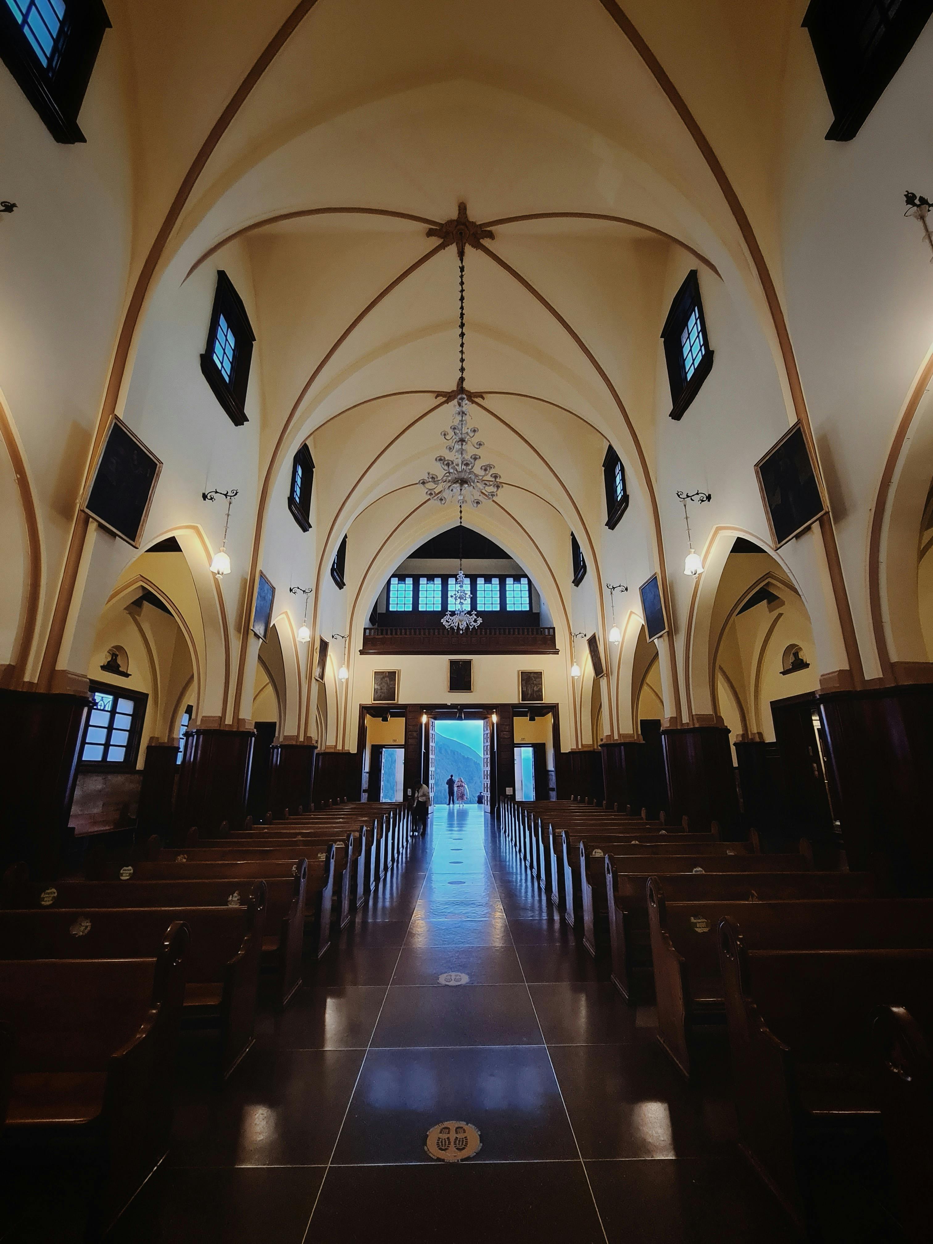 Interior of Church · Free Stock Photo