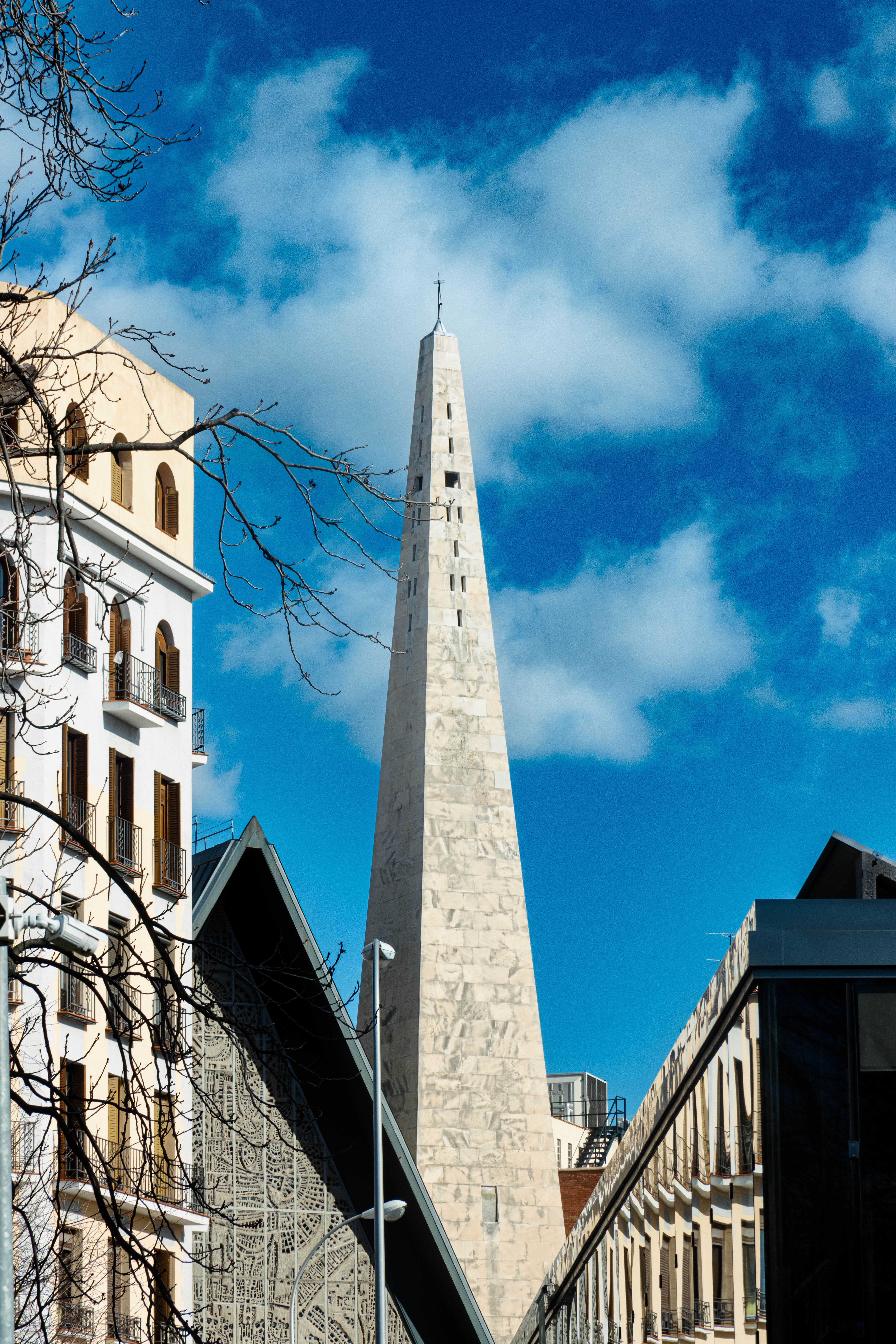 View of an Obelisk in a City · Free Stock Photo