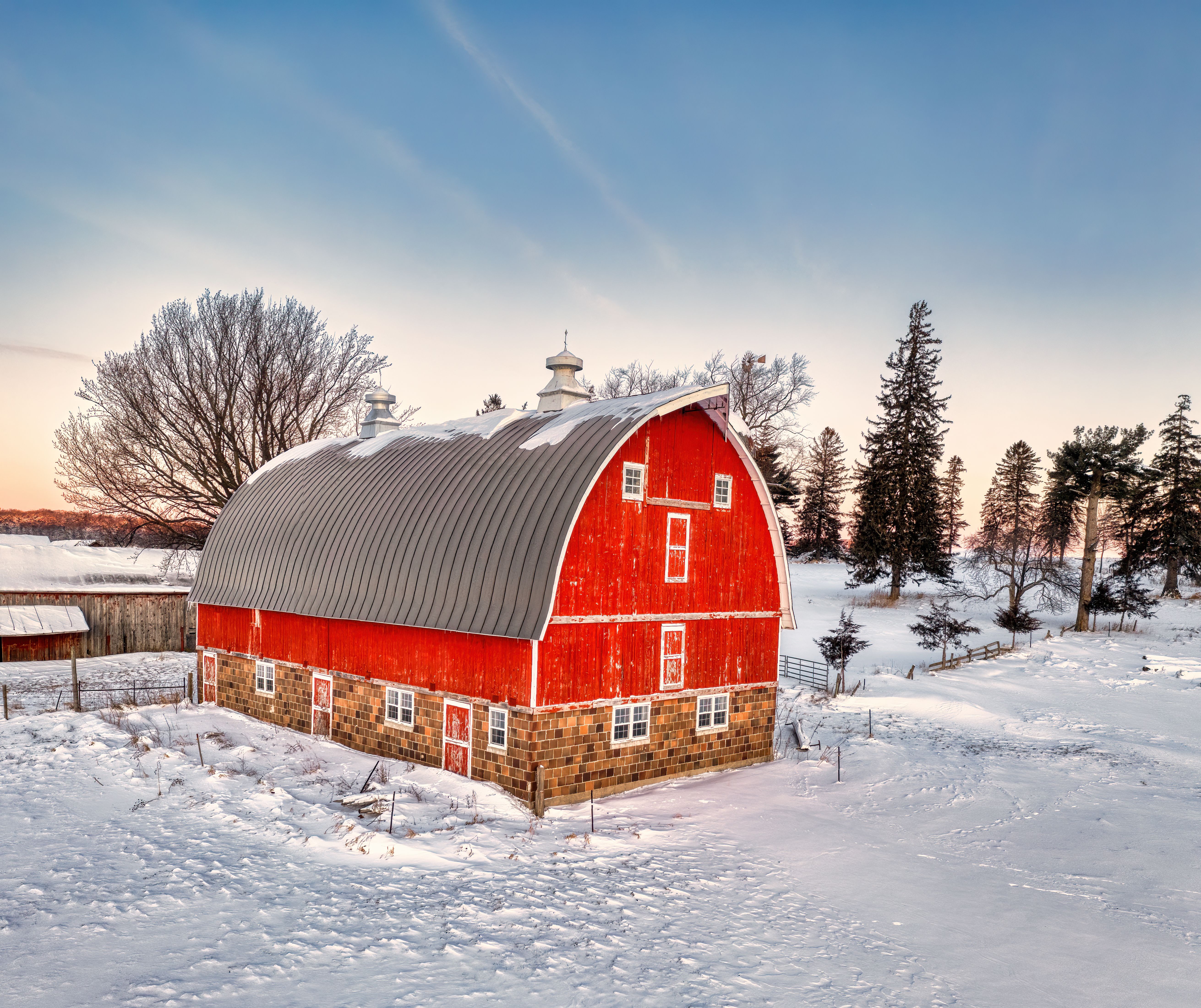 Barn in Winter · Free Stock Photo