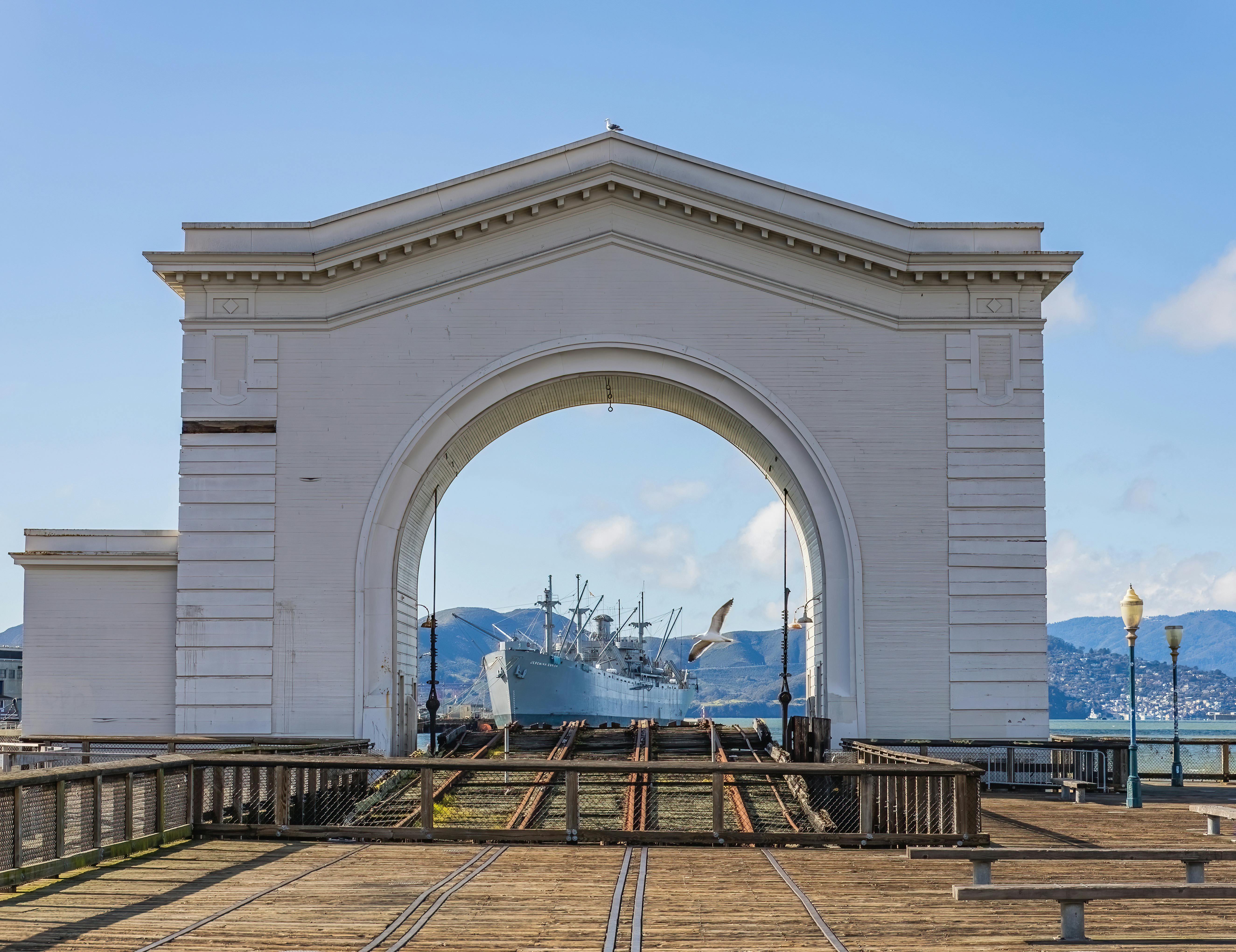 An Arch on a Pier · Free Stock Photo