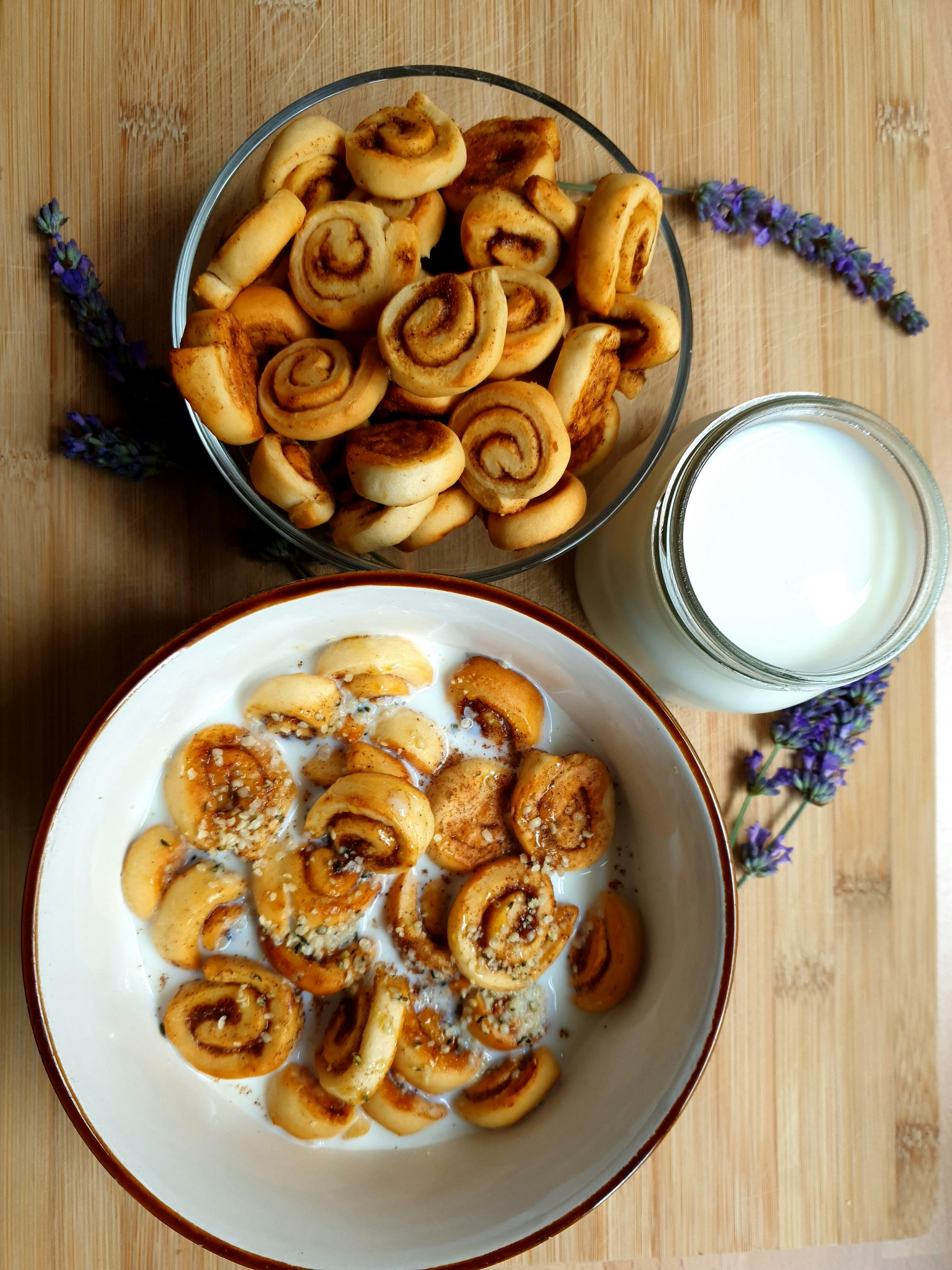 Bowls with Cinnamon Cornflakes · Free Stock Photo