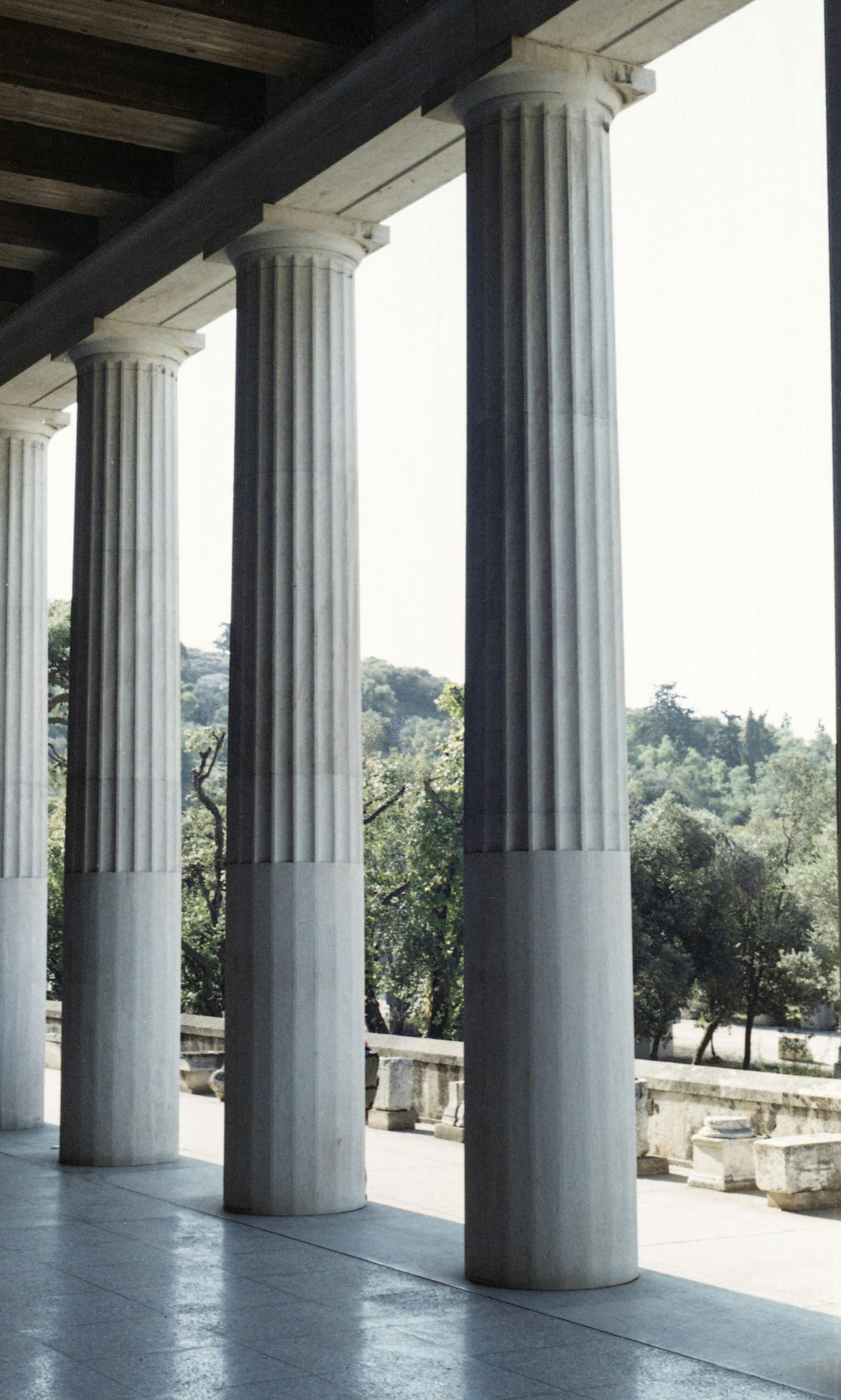 Decorated Columns of Mosque · Free Stock Photo