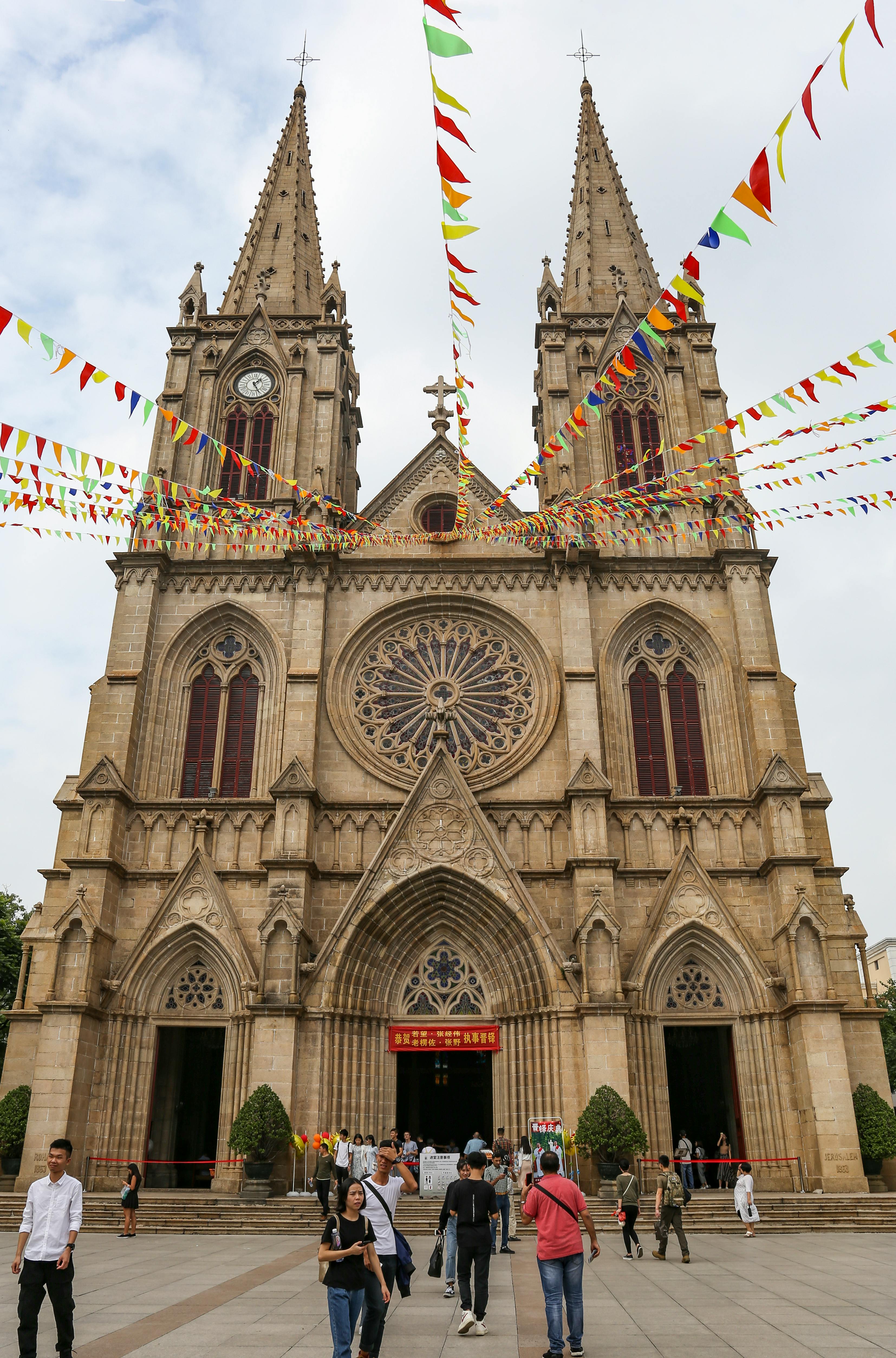 Classic Cathedral Facade · Free Stock Photo