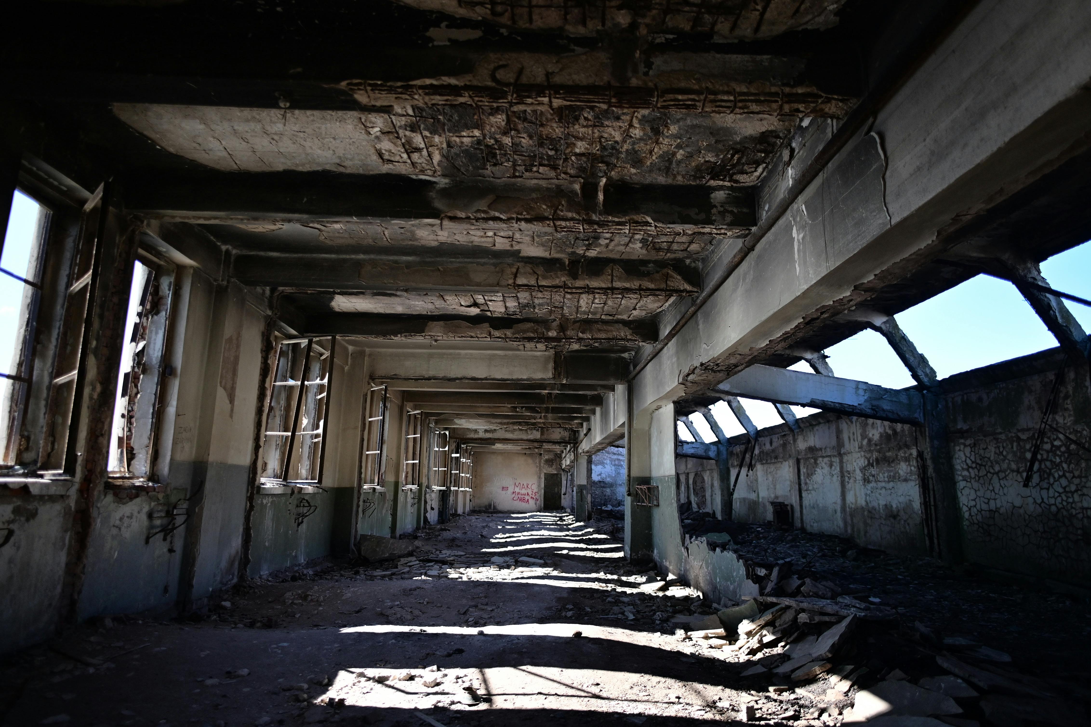 Foto de stock gratuita sobre abandonado, decadencia, demolición, dentro, descuidado, edificio