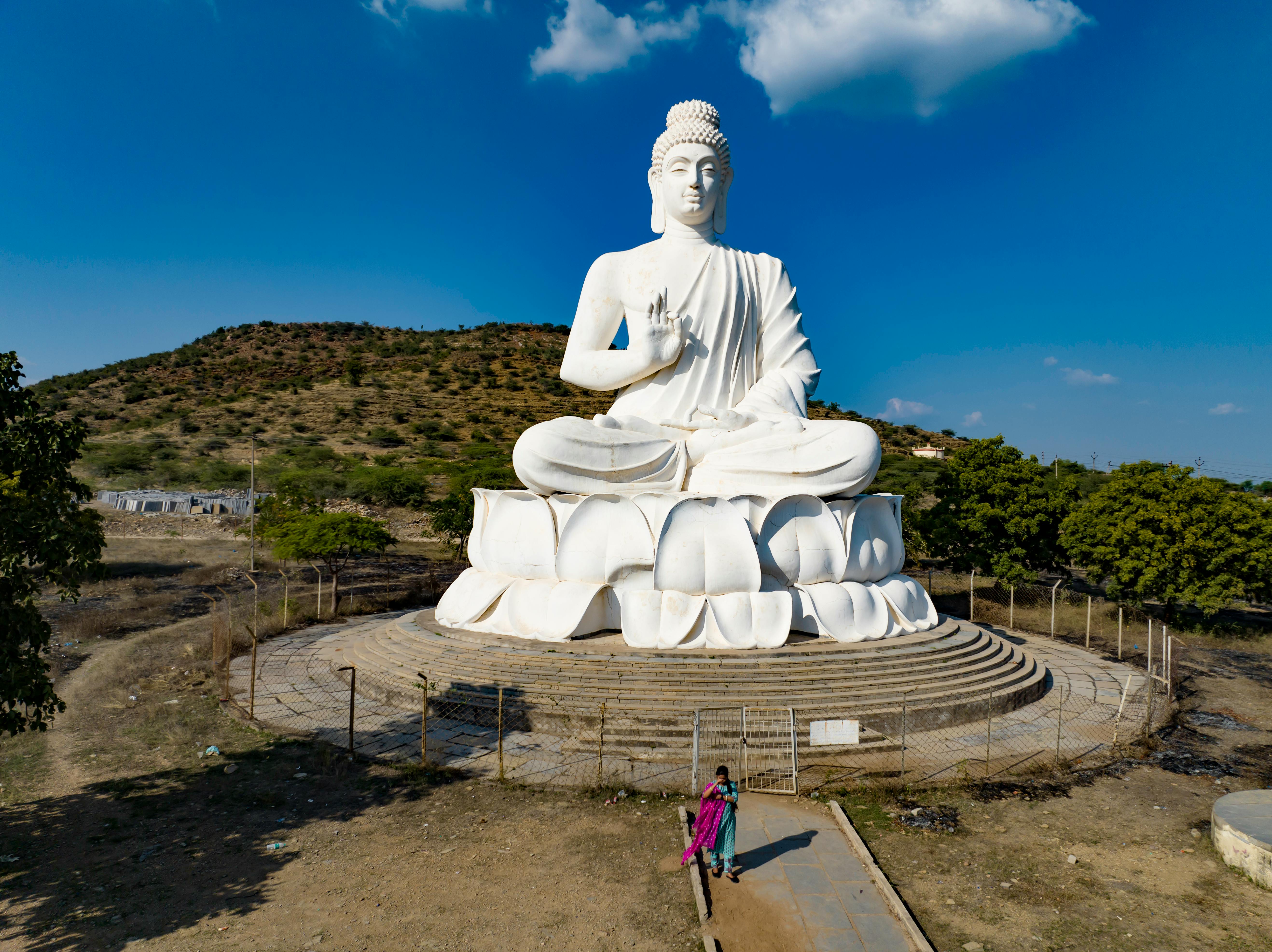 Mountain Statue Photos, Download The BEST Free Mountain Statue Stock ...