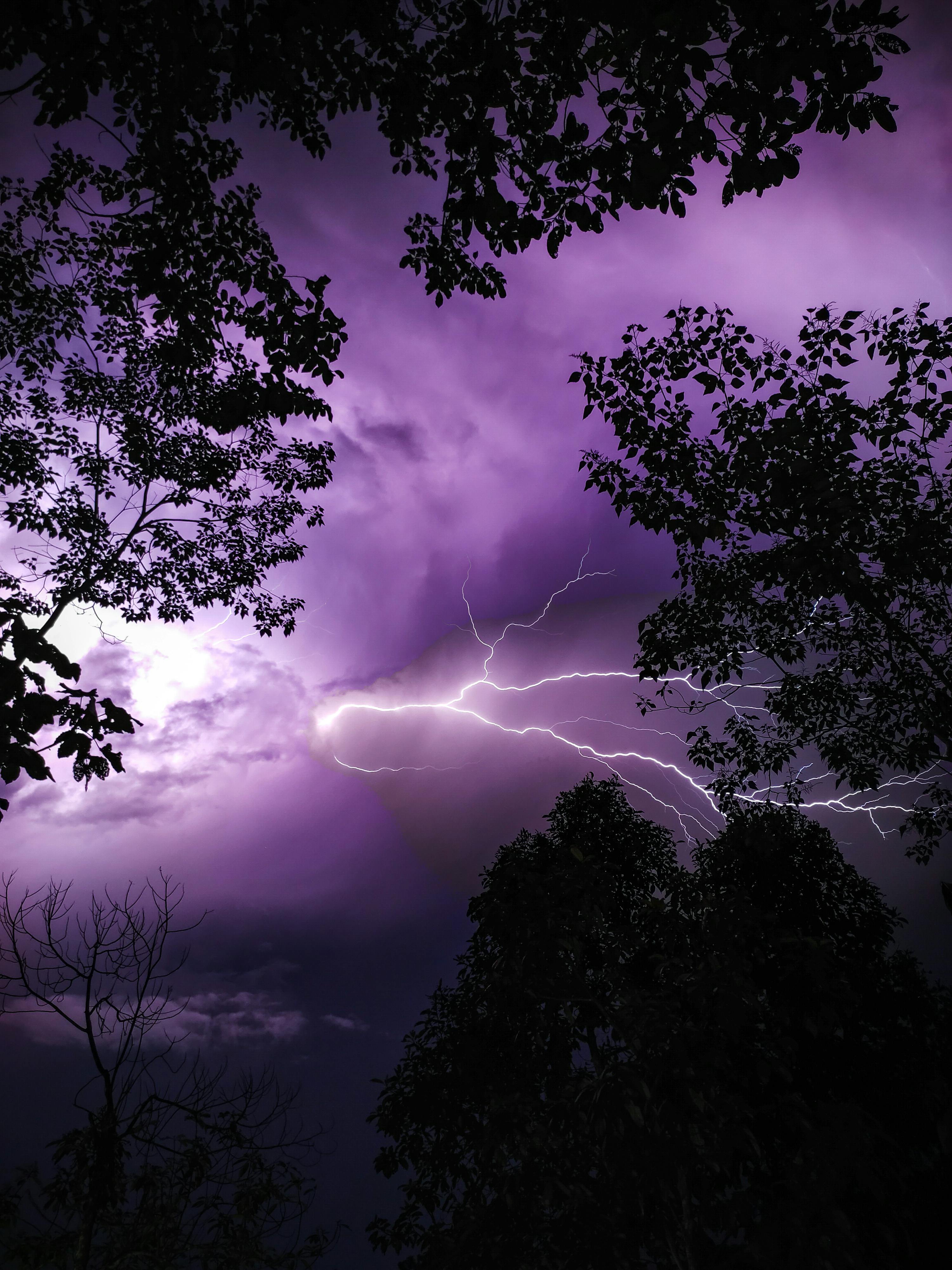 Abstract amethyst and white waves background. Subtle gradients, flow ...