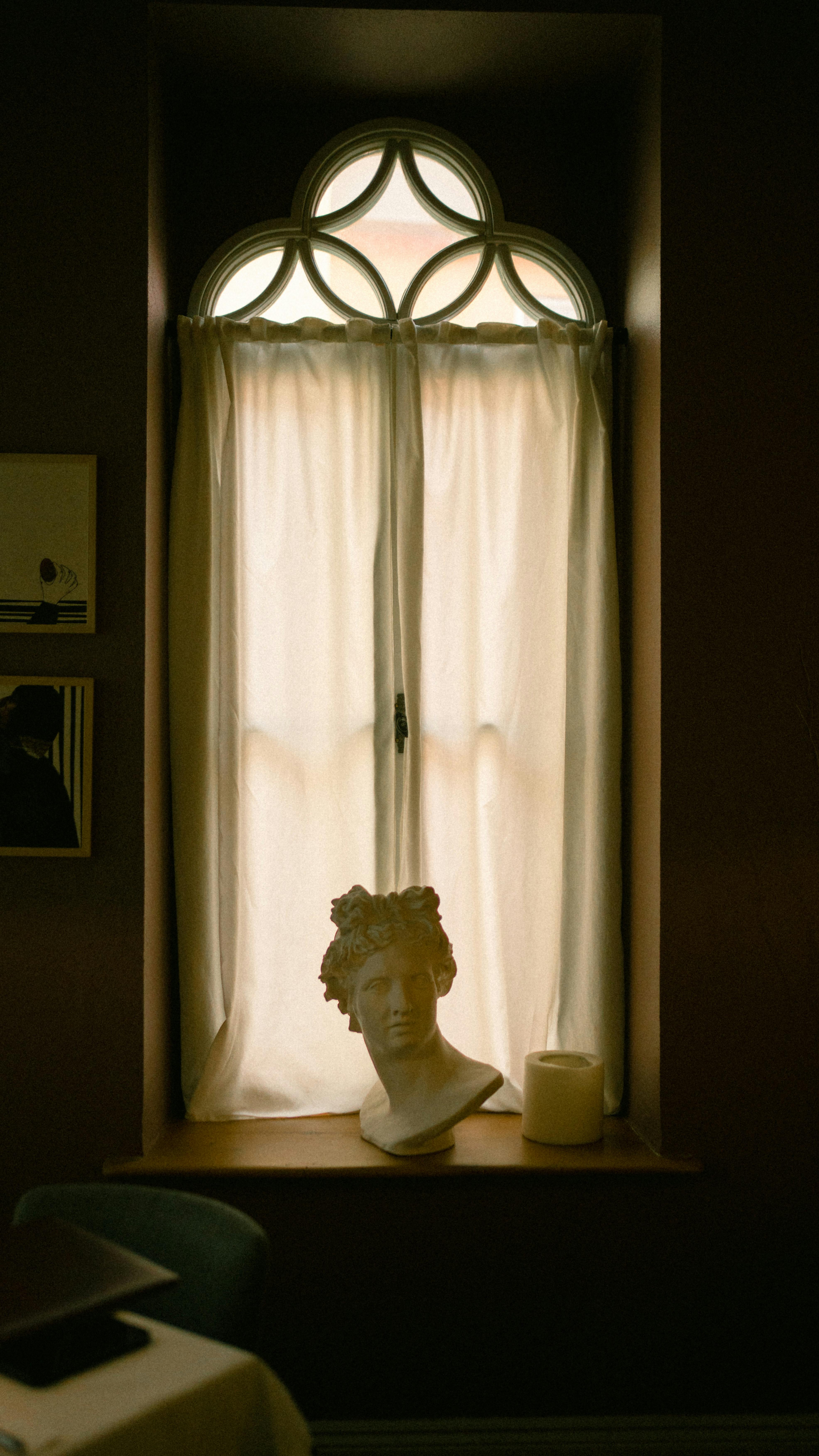 Bust on Windowsill · Free Stock Photo