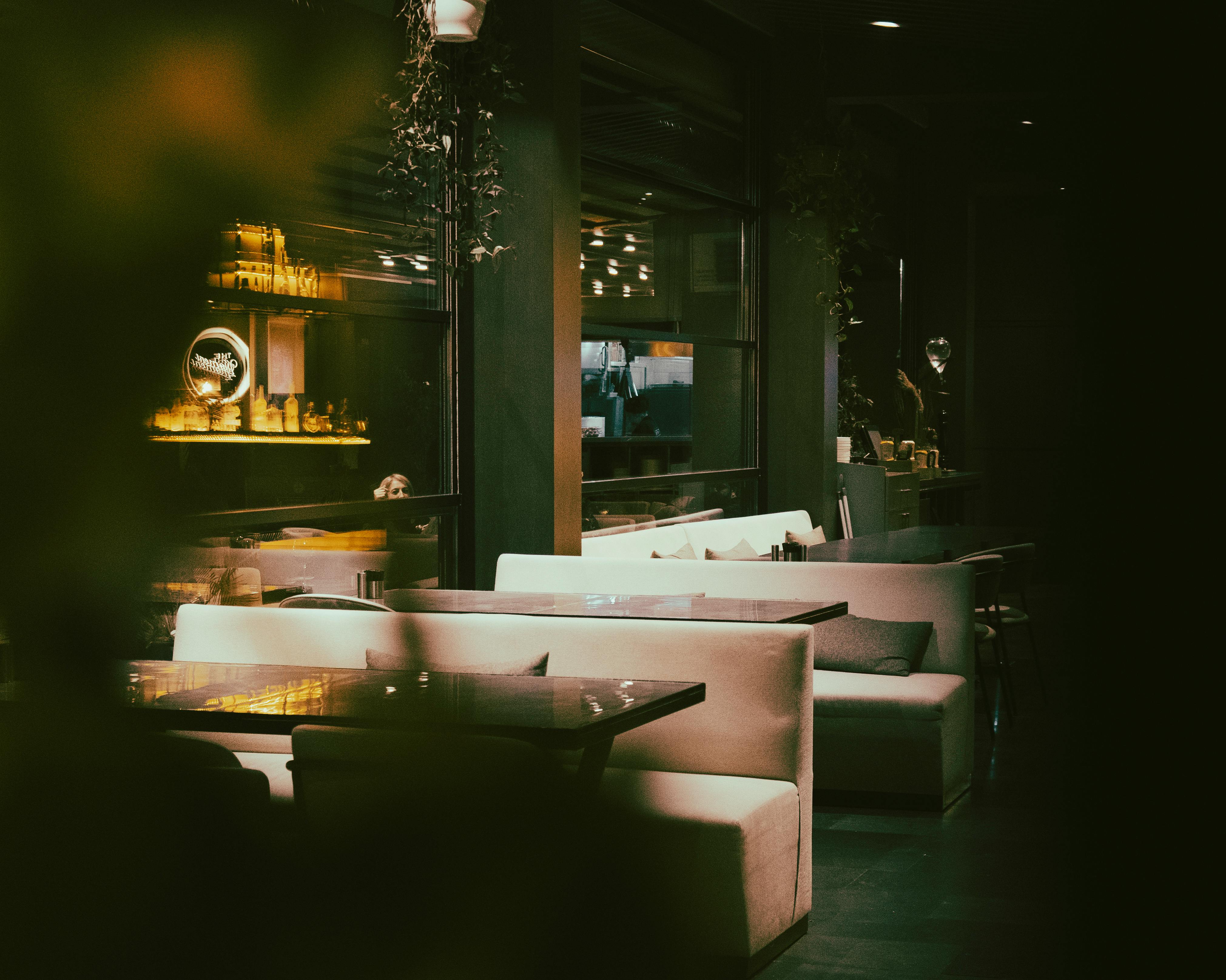 Restaurant Table and Chairs · Free Stock Photo