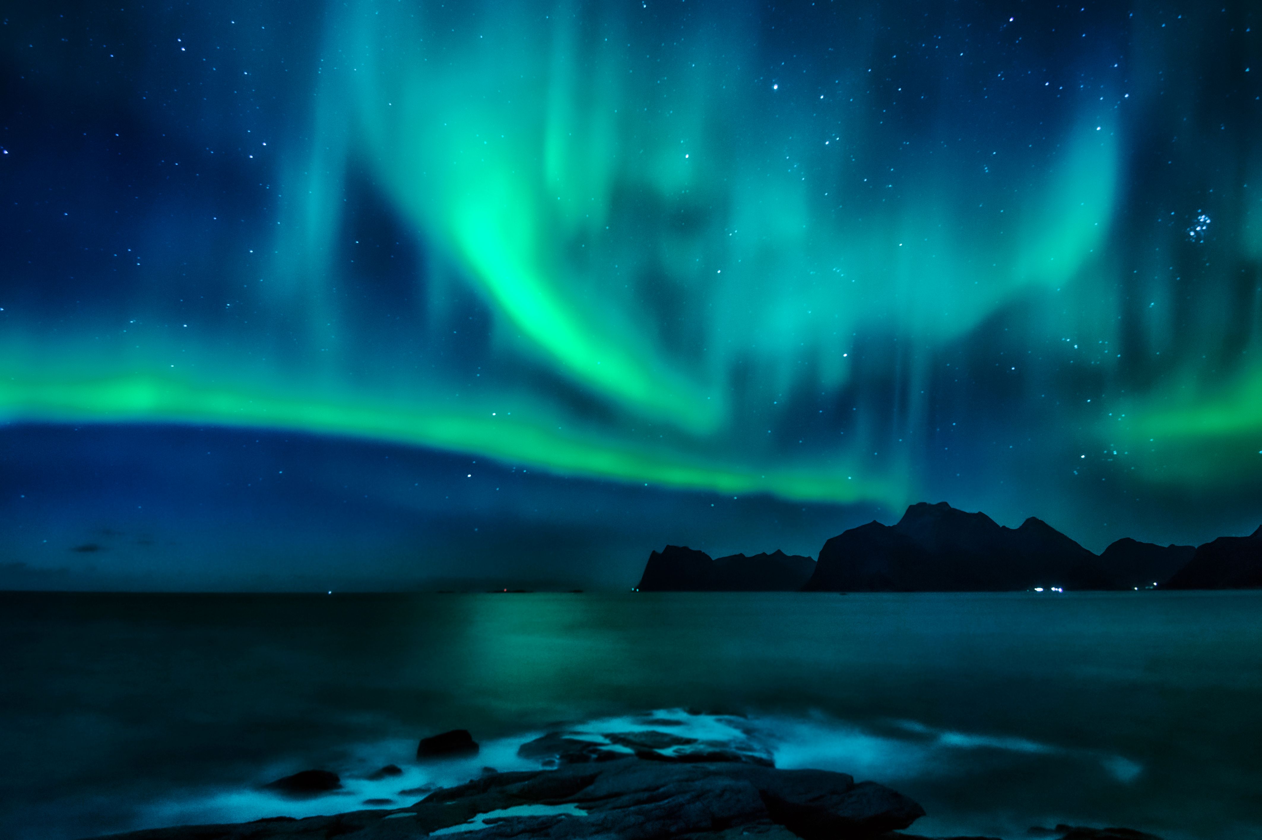 Lady Aurora is performing her magic dance · Free Stock Photo