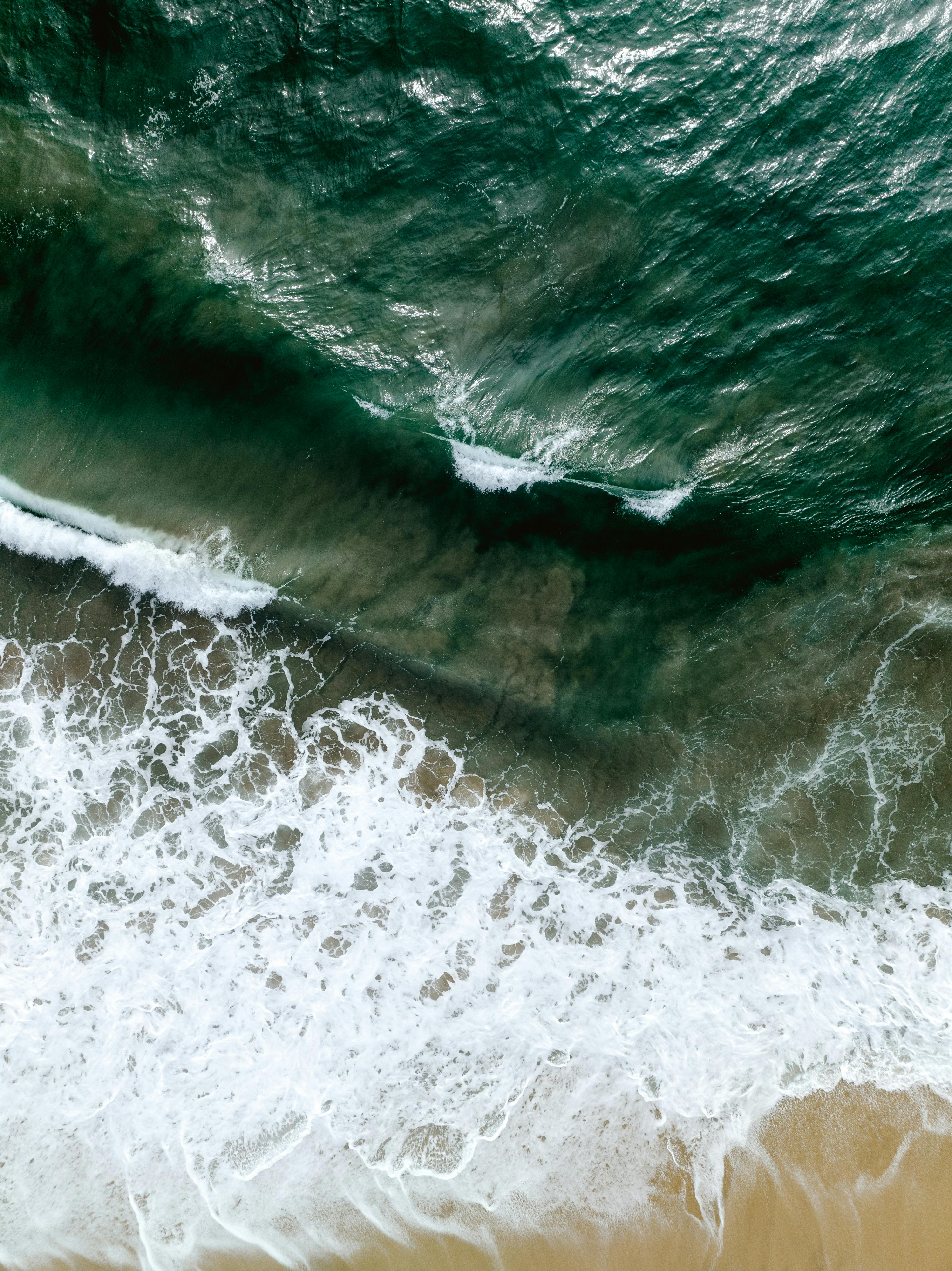 Birds Eye View of Waves on Shore · Free Stock Photo