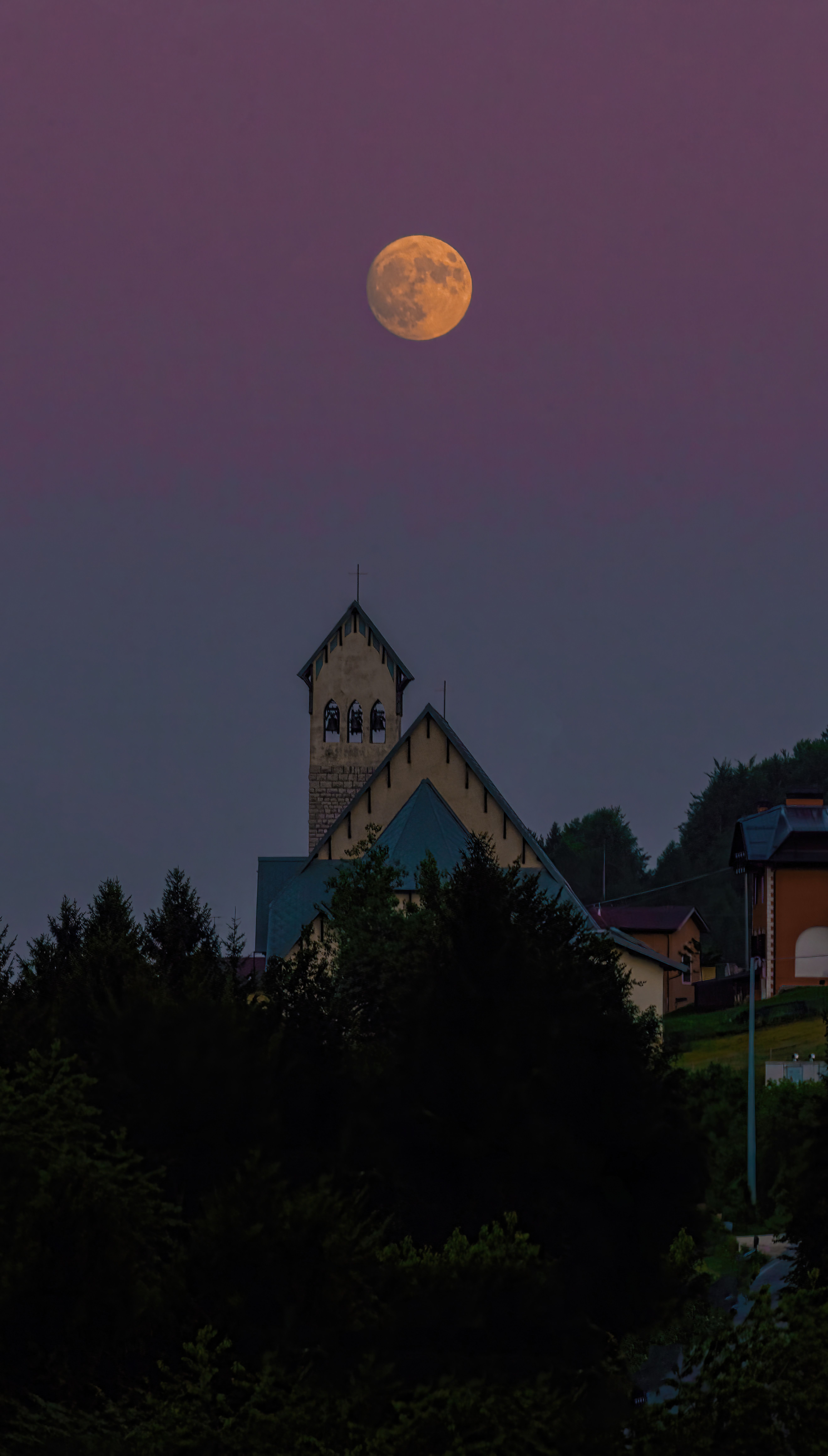 Church under Moon · Free Stock Photo