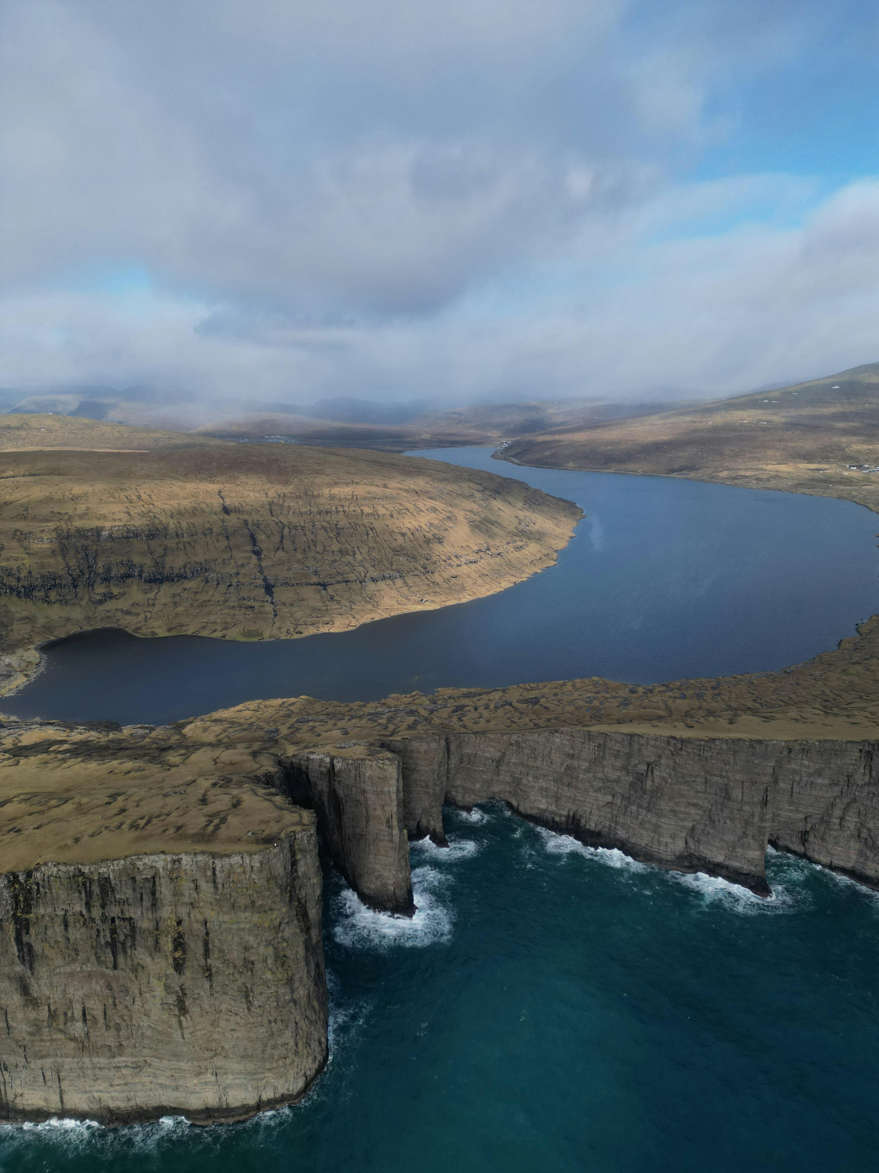 Mono Cliffs Photos, Download The BEST Free Mono Cliffs Stock Photos ...