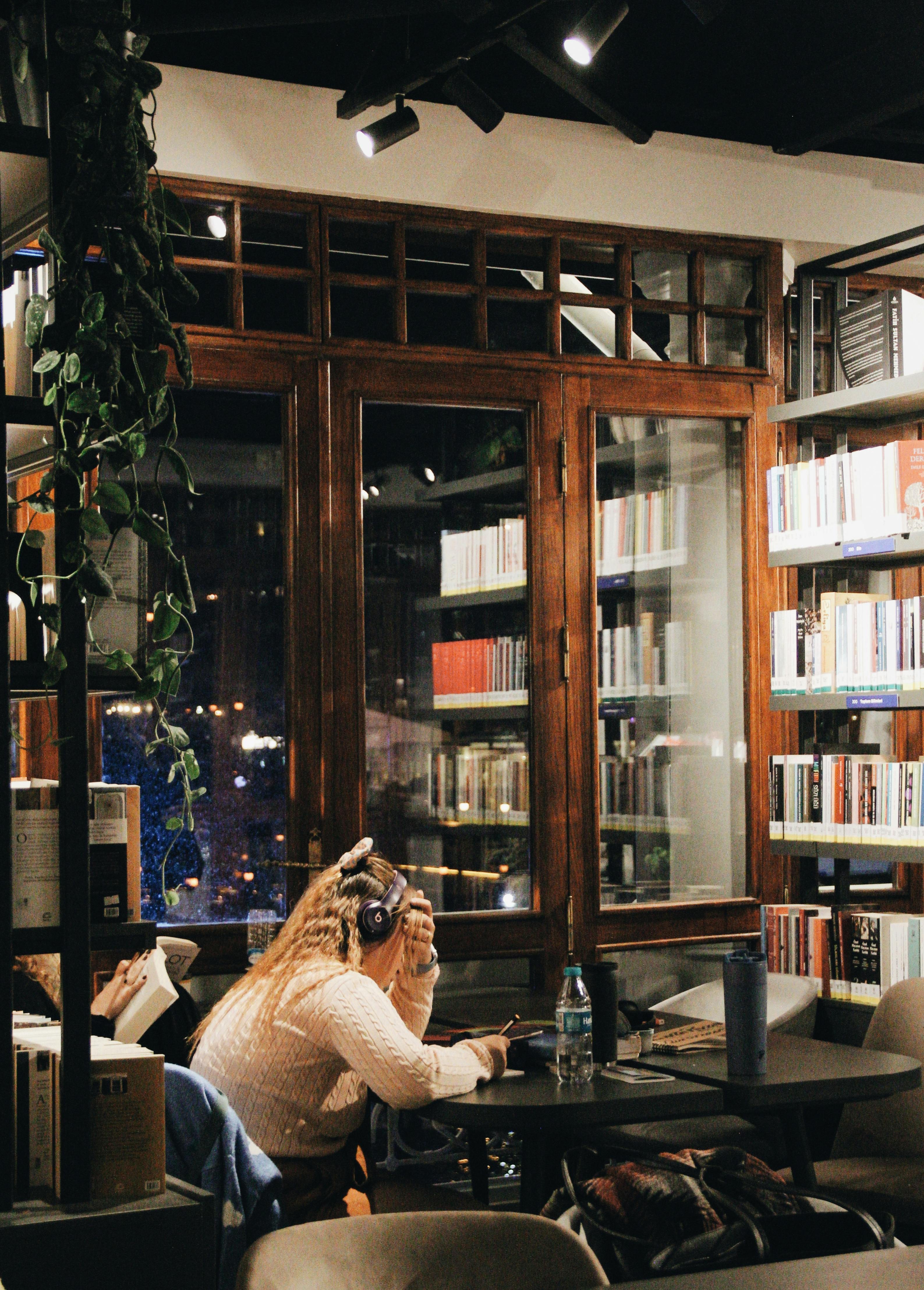 Indian Library Photos, Download The BEST Free Indian Library Stock ...