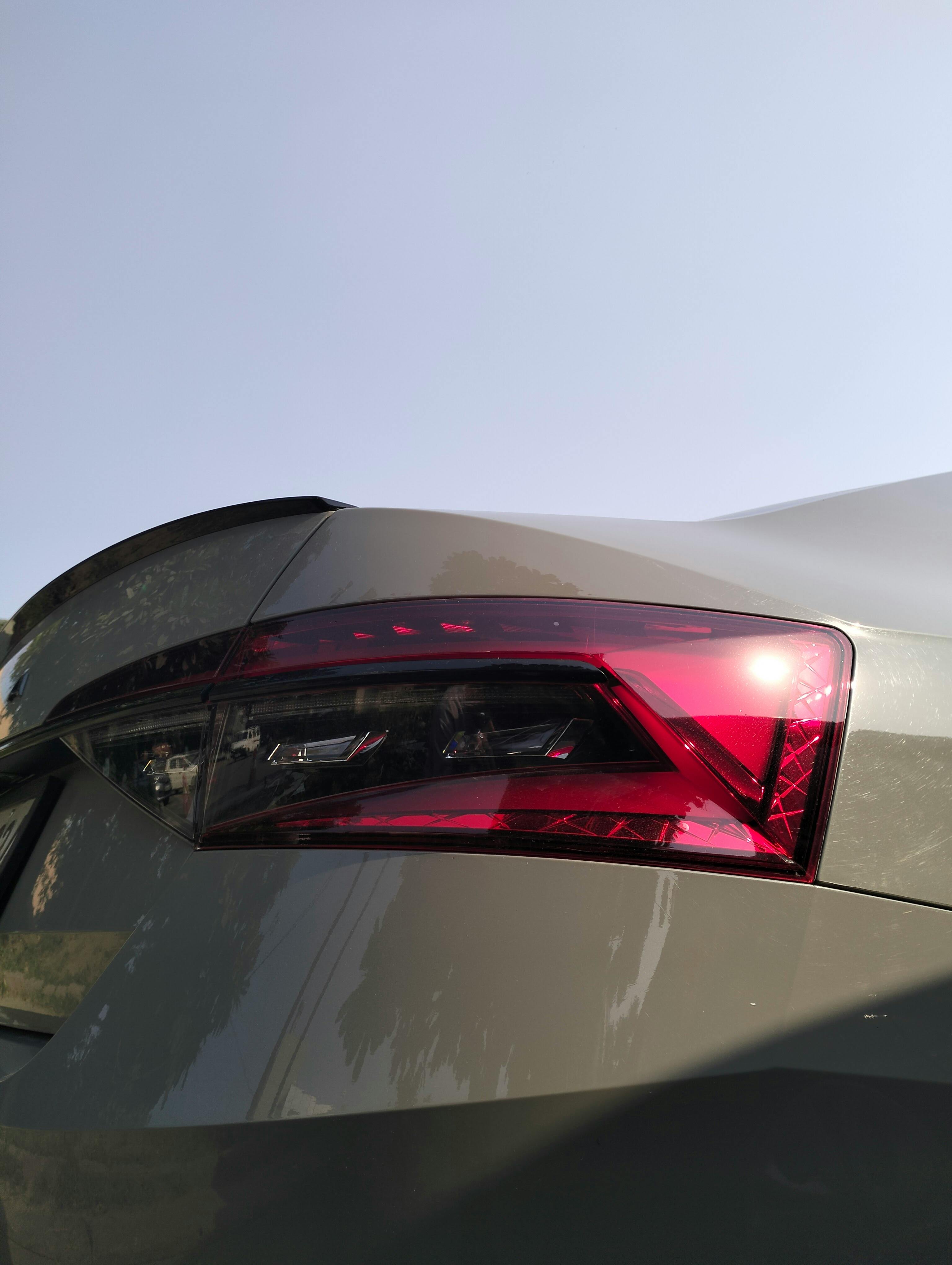 Photo of the Car Lamp of an Elegant Car · Free Stock Photo