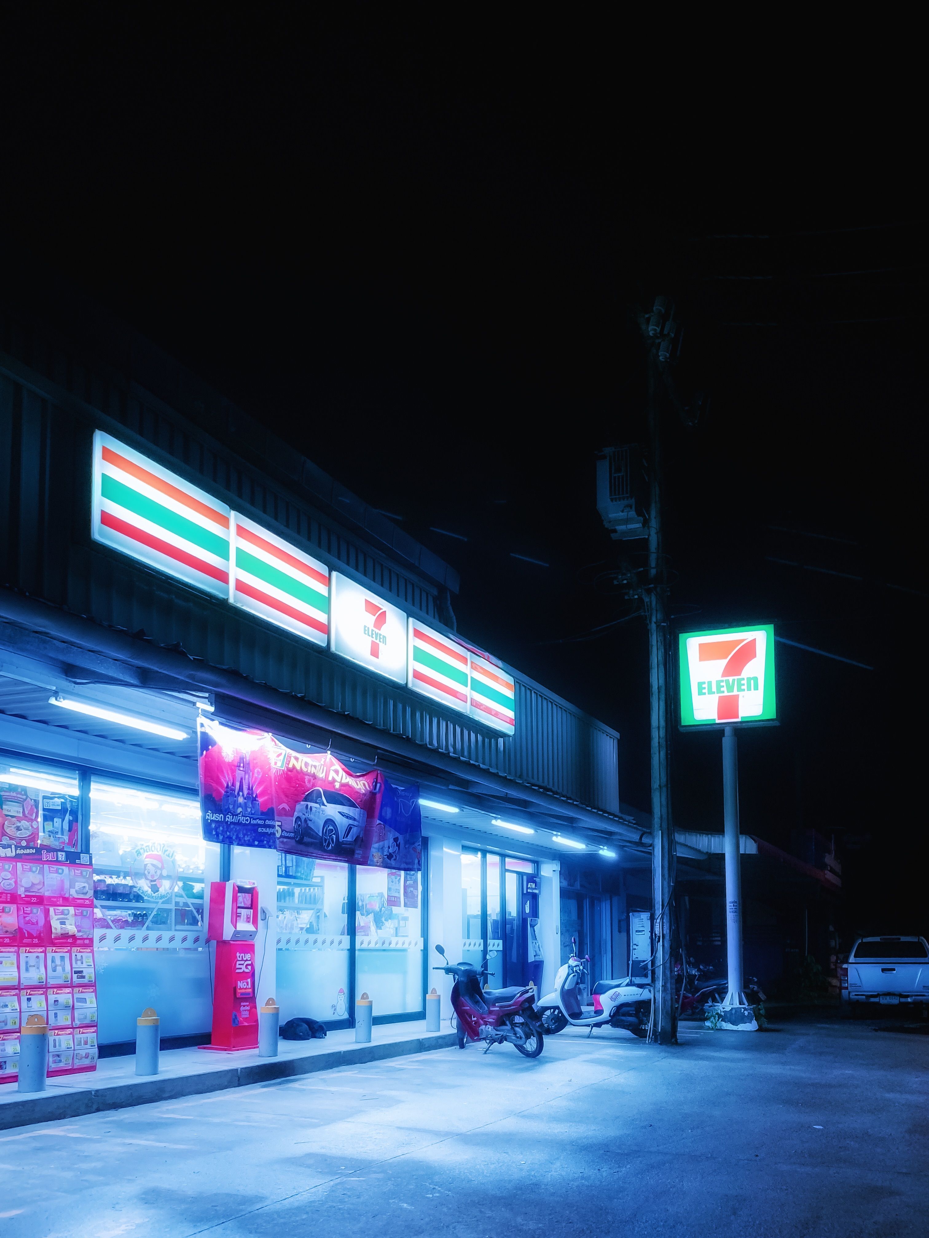 Store Open at Night · Free Stock Photo