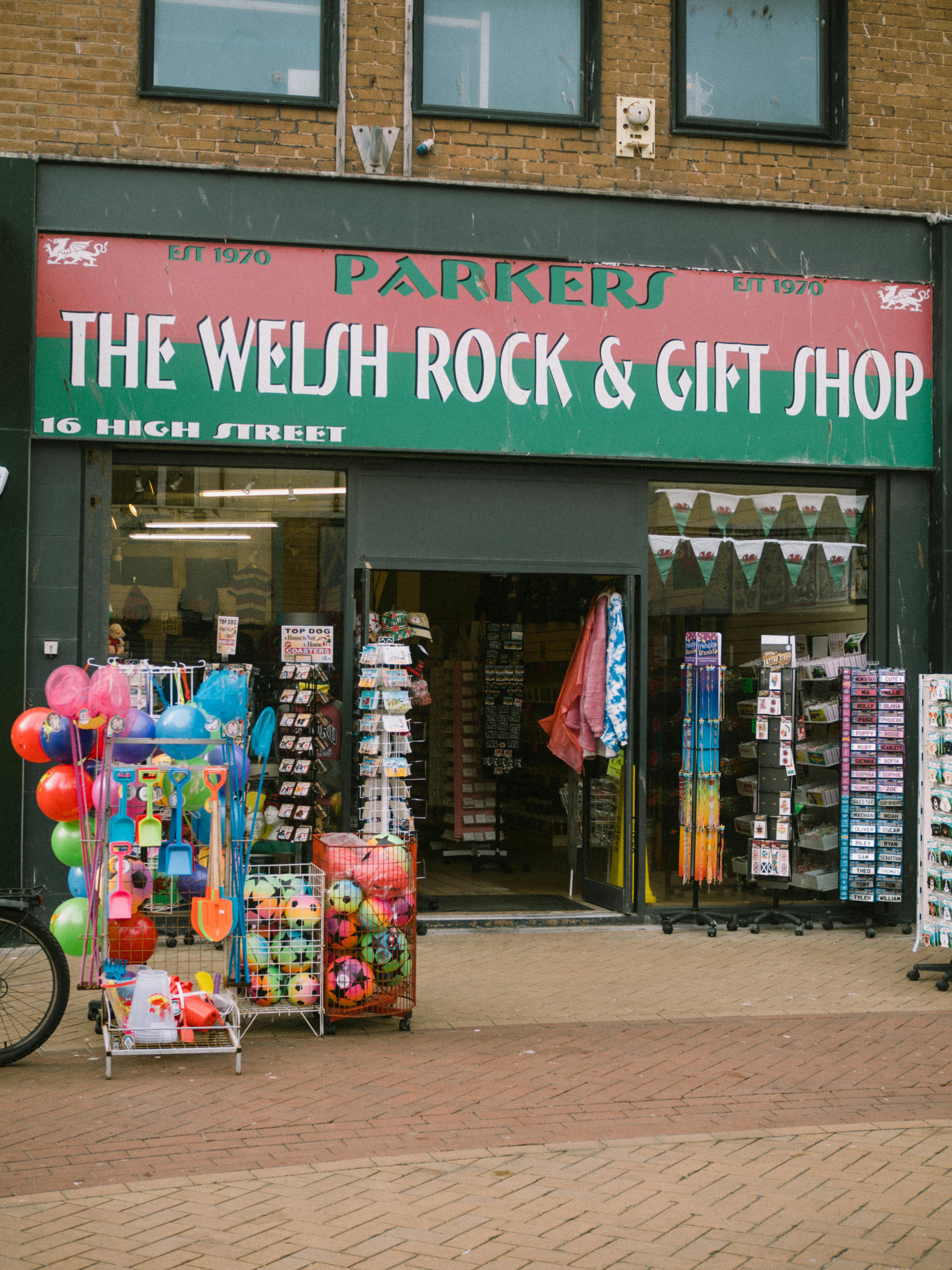 Exterior of a Gift Shop · Free Stock Photo