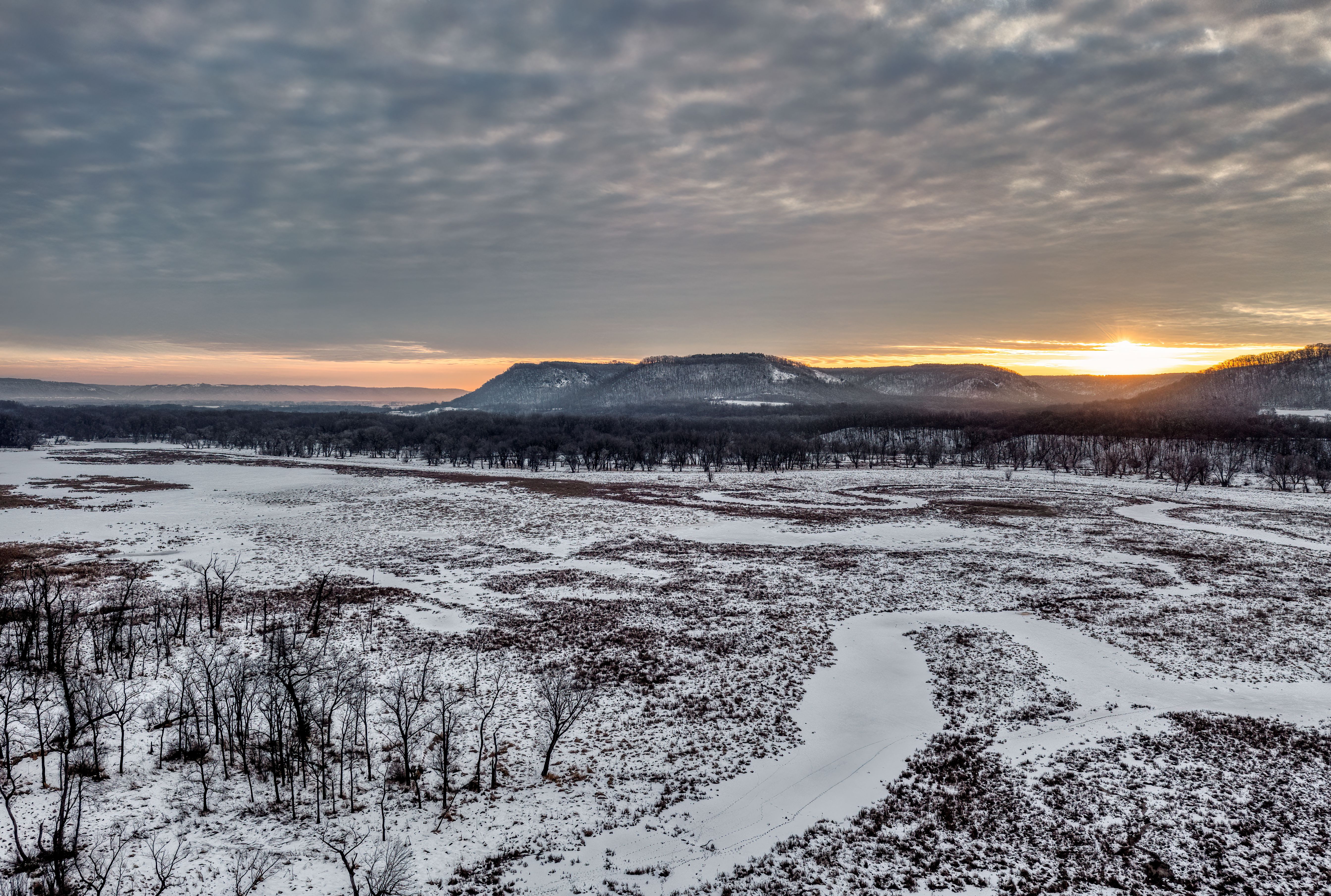 Clouds over Plains in Snow at Sunset · Free Stock Photo