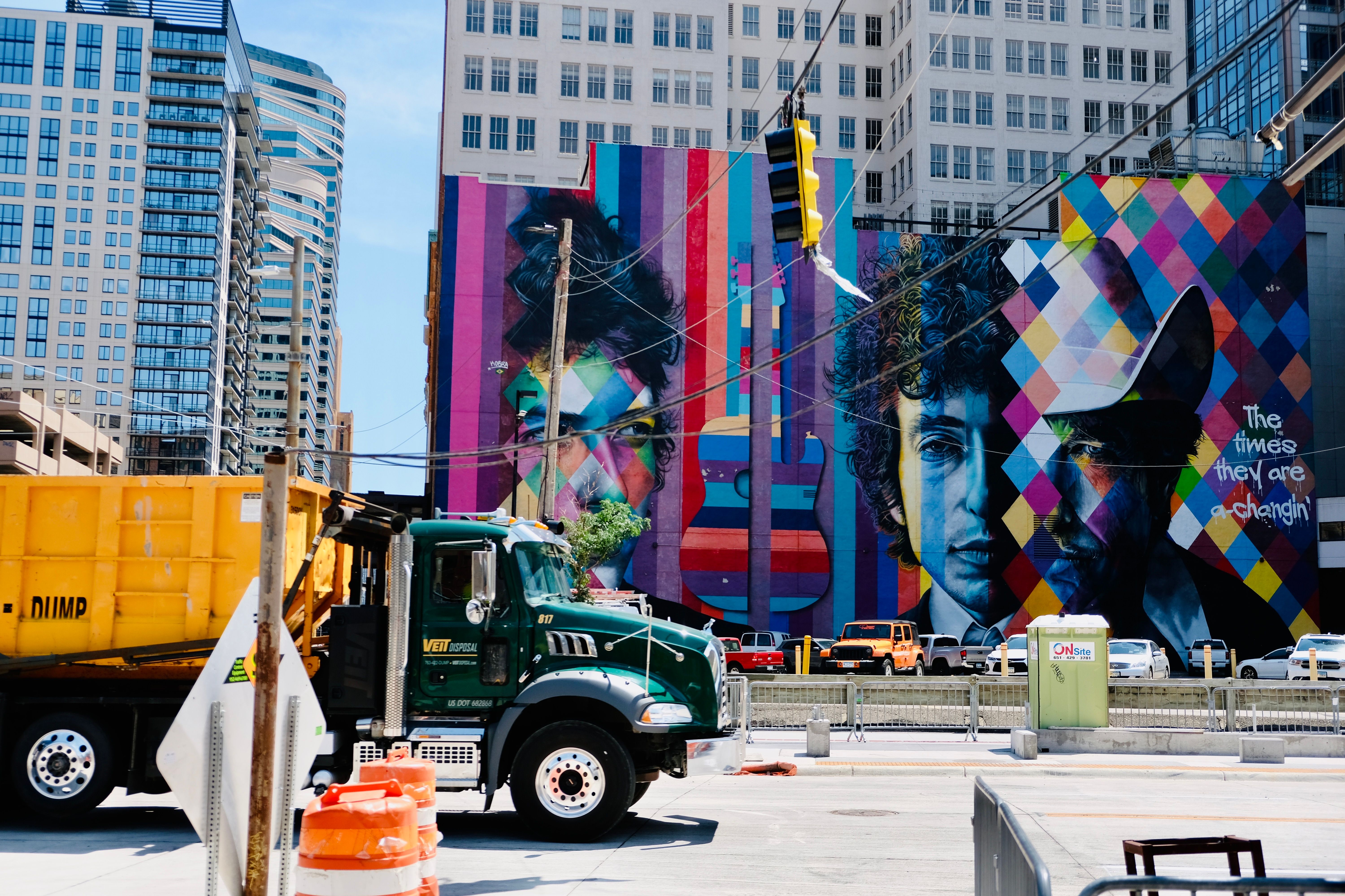 Murals and a Truck in a City · Free Stock Photo