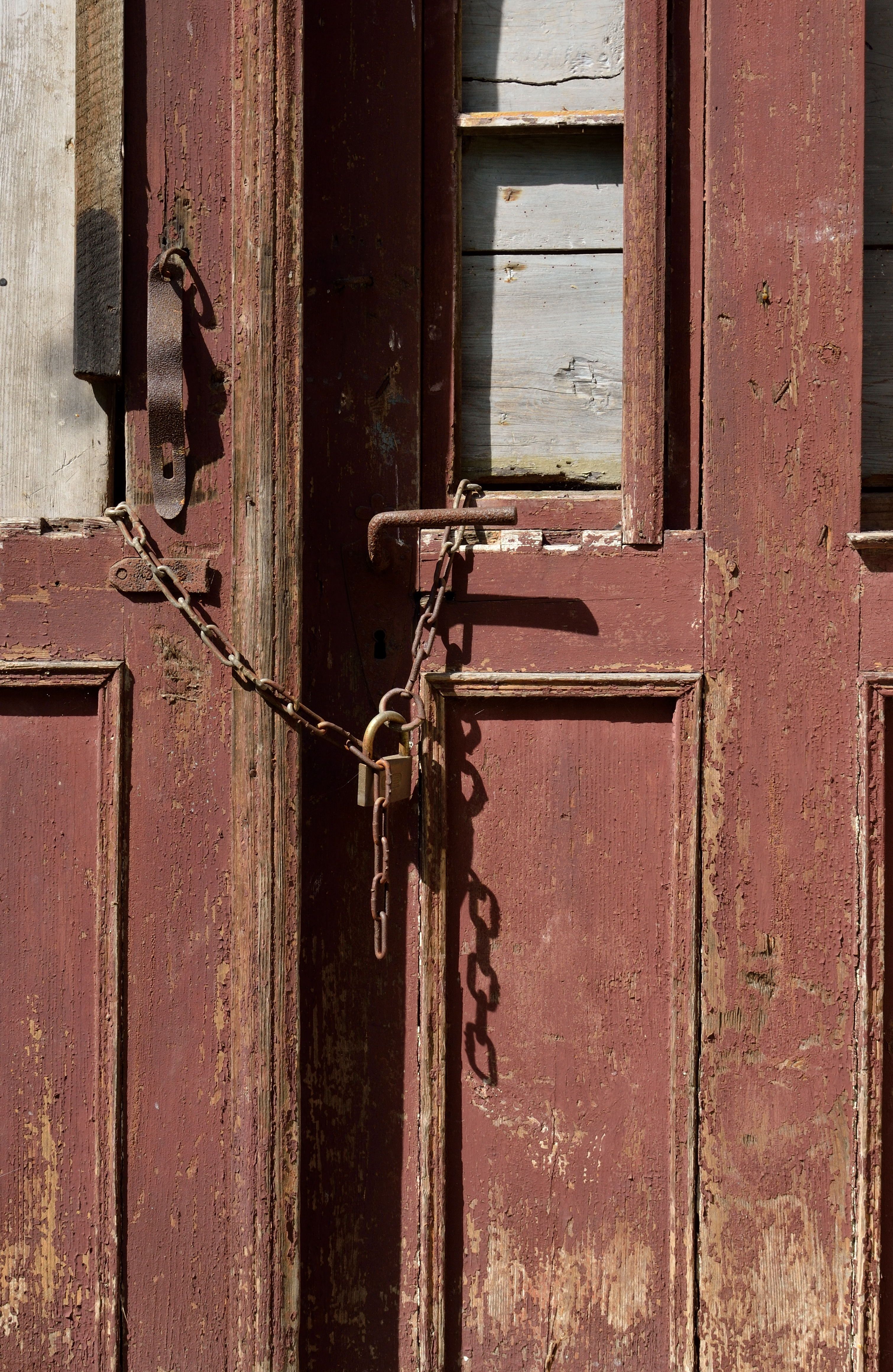 Chain on Wooden Door · Free Stock Photo