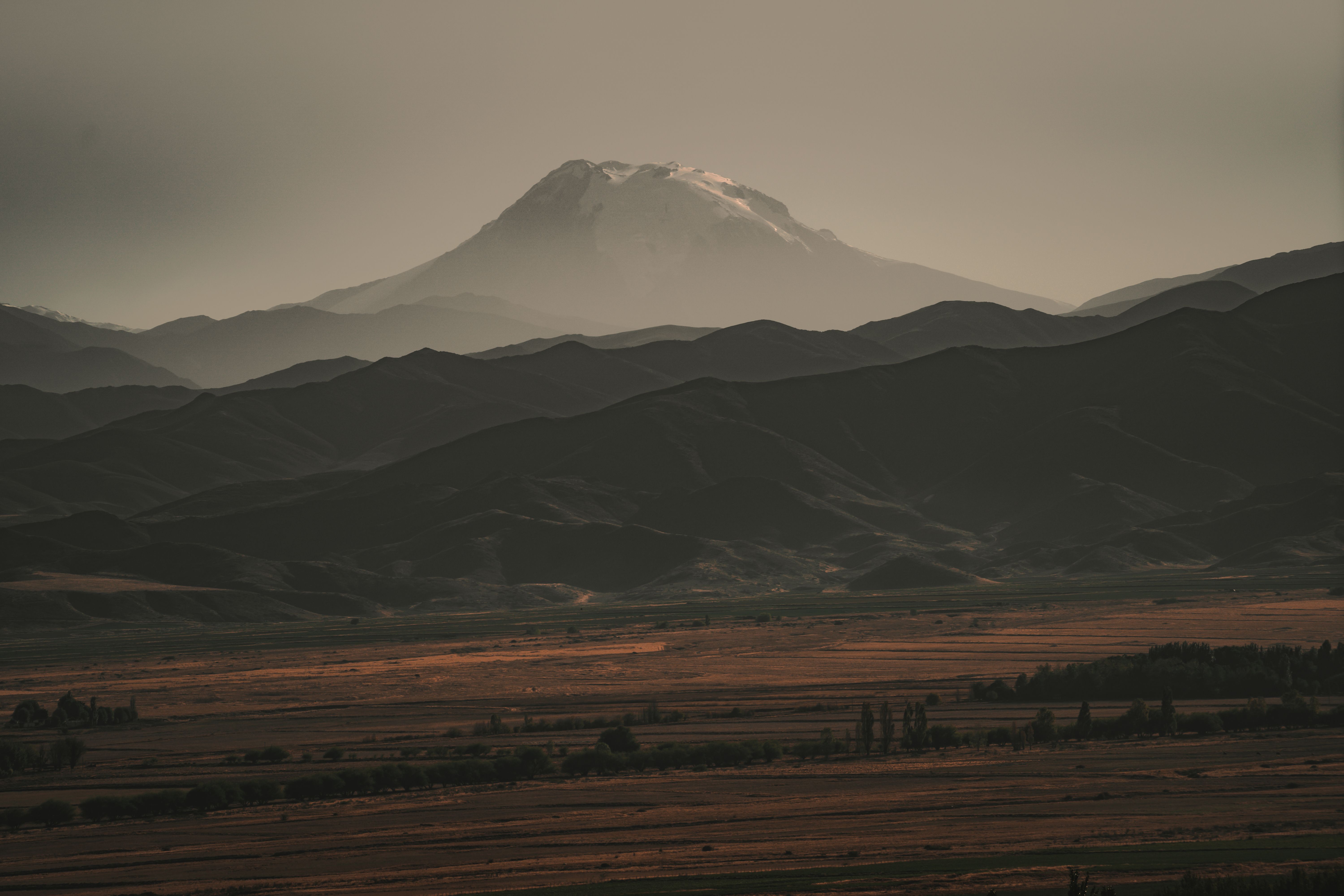 Barren Mountain Landscape · Free Stock Photo