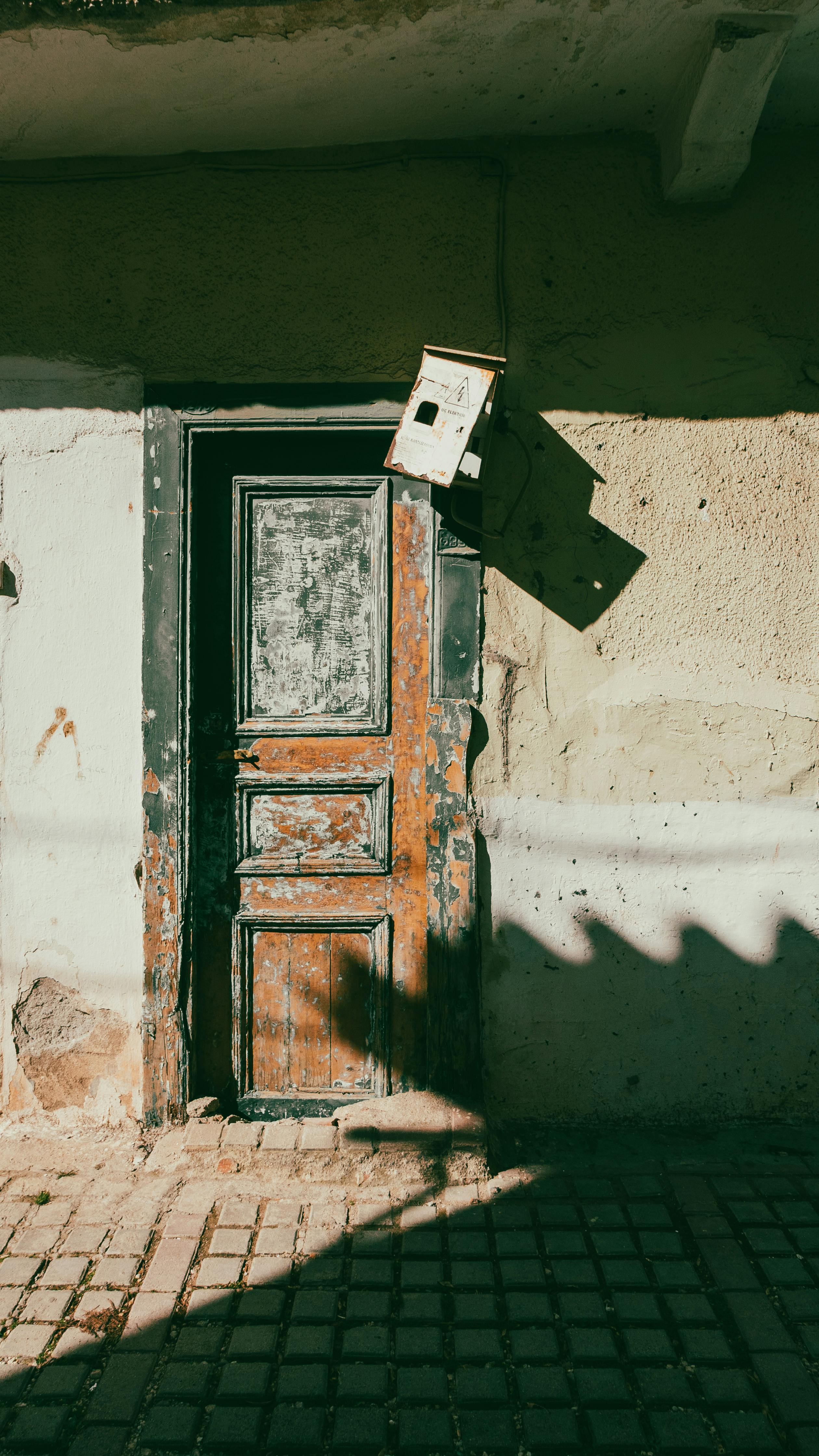 Old Destroyed Wooden Door · Free Stock Photo