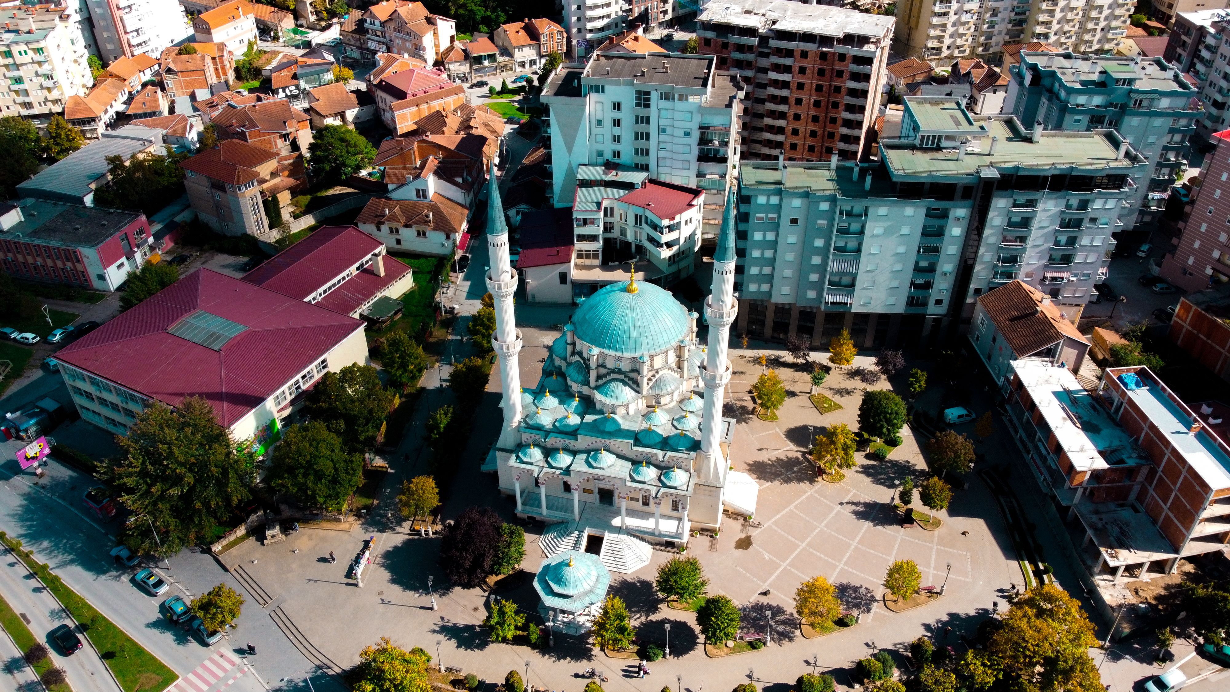 White Traditional Islam Buildings on City Square · Free Stock Photo