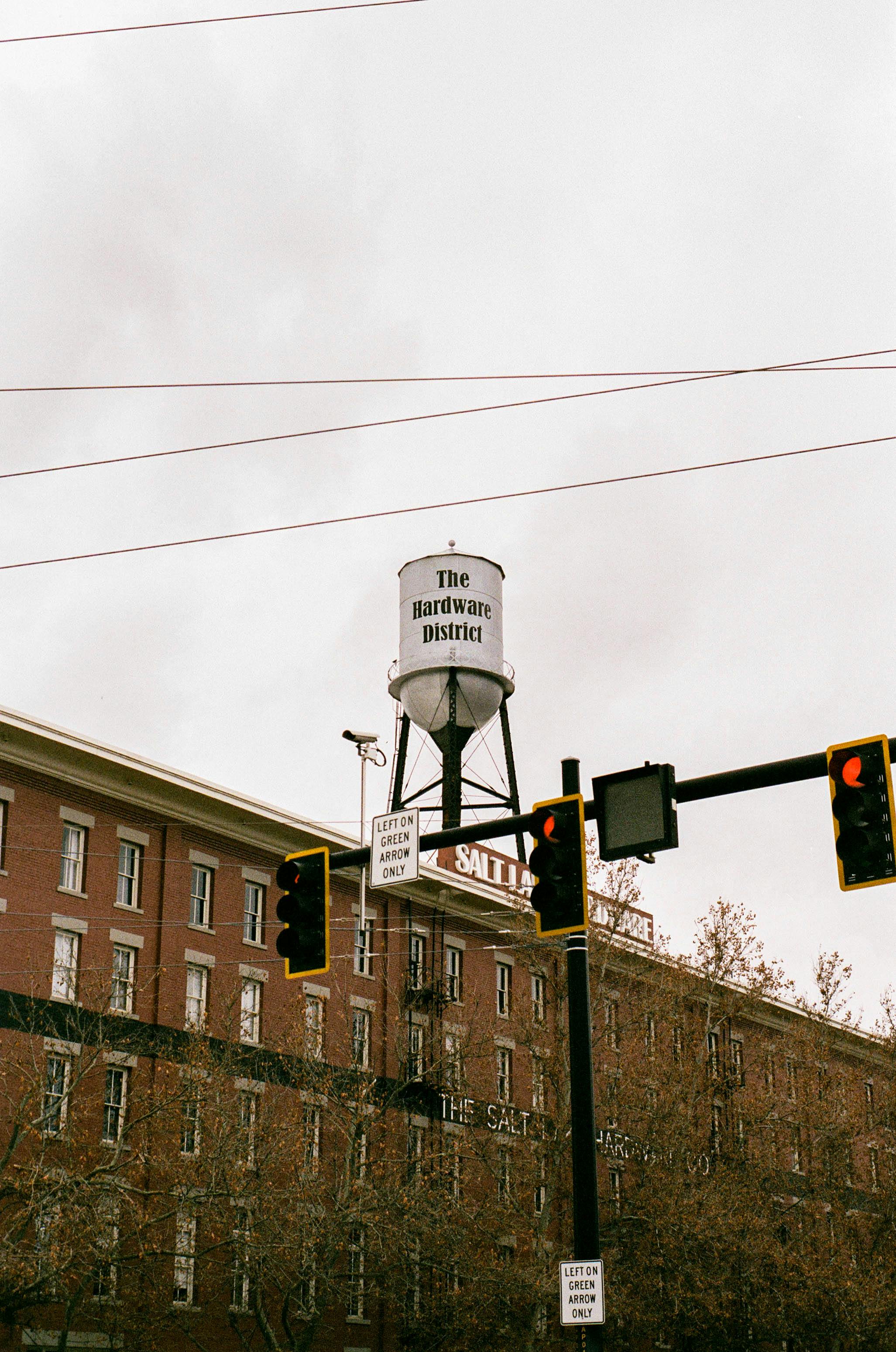 Street Light on Road Intersection · Free Stock Photo