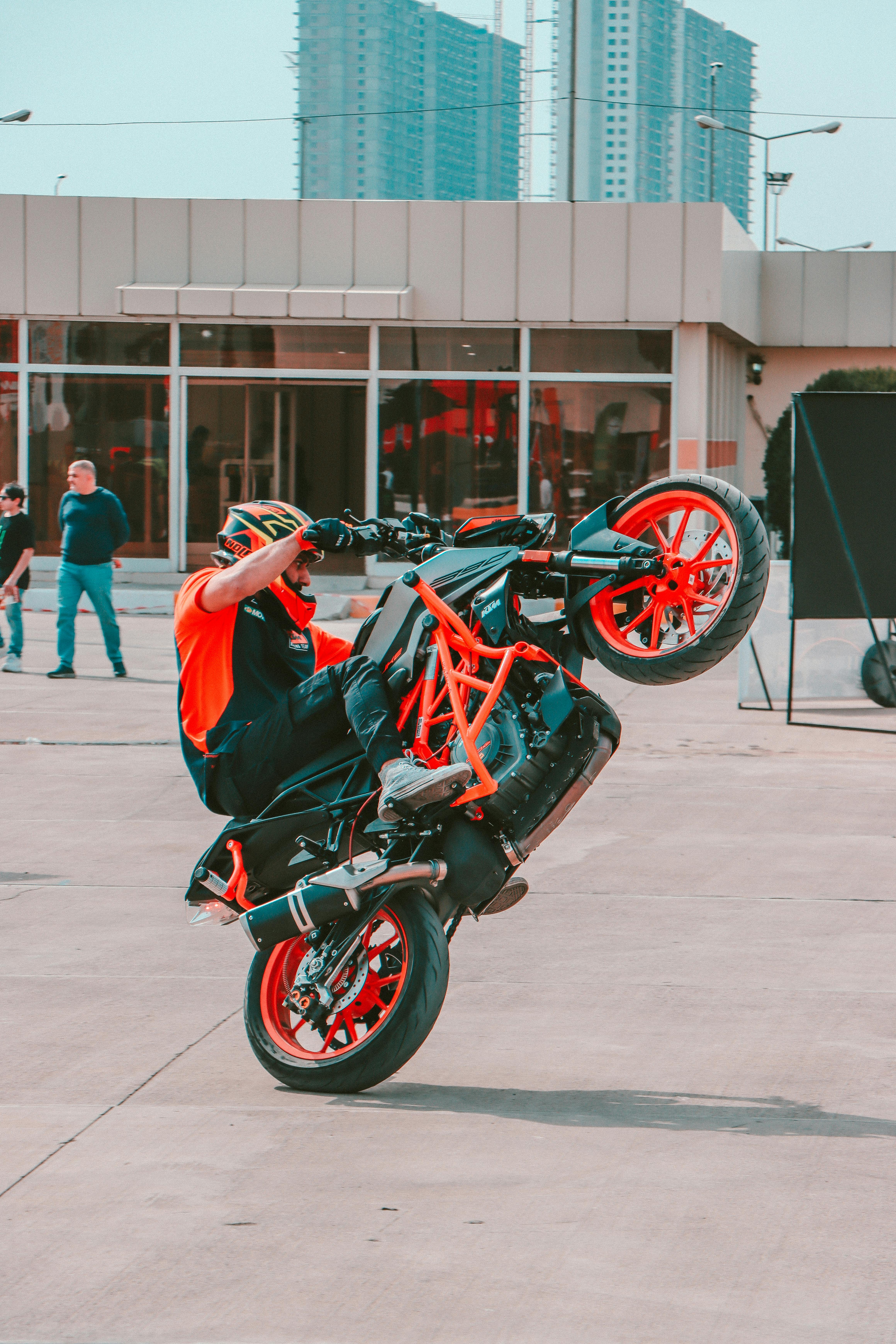 Stunts on Motorbike · Free Stock Photo