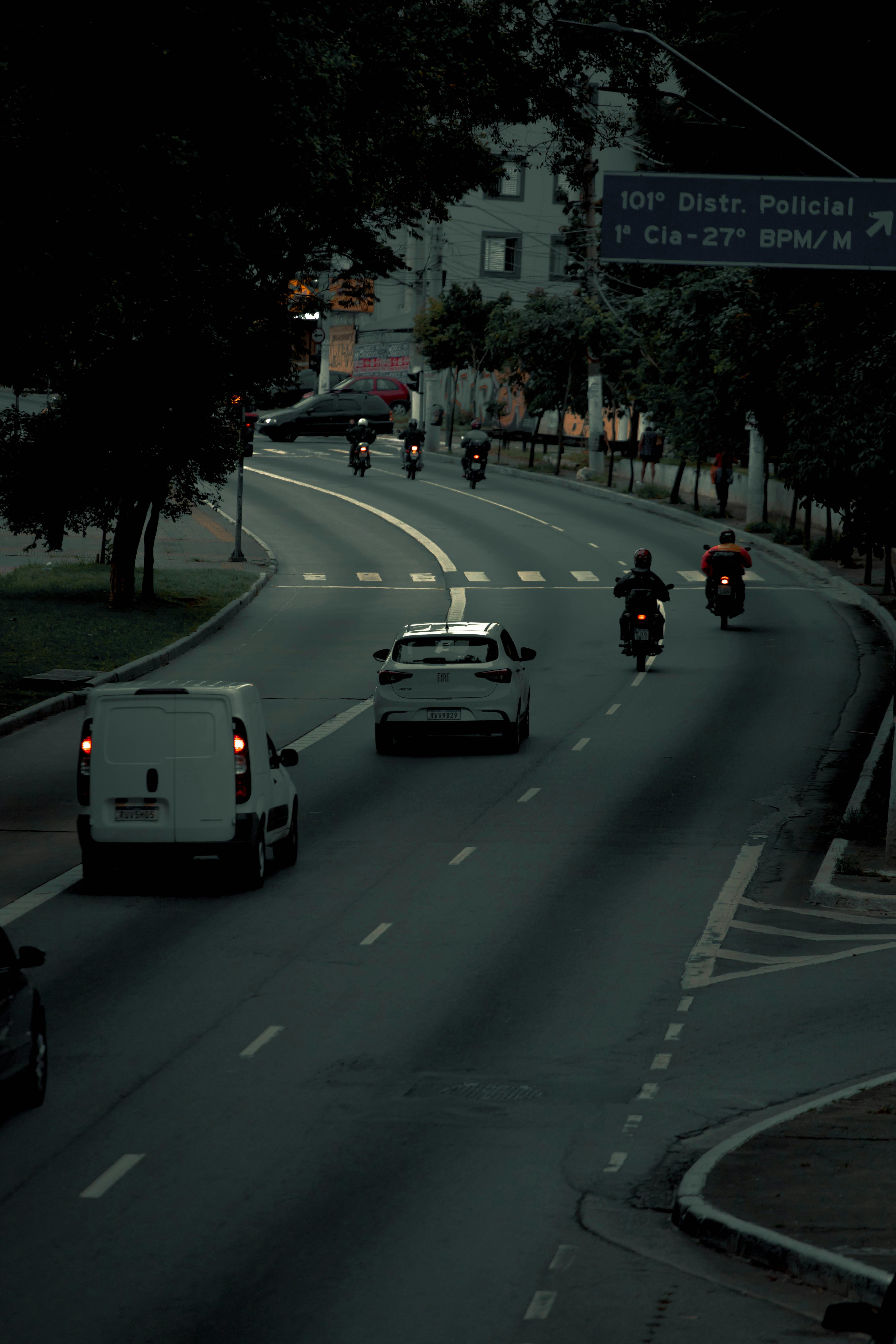 Cars Running on Street at Dawn · Free Stock Photo