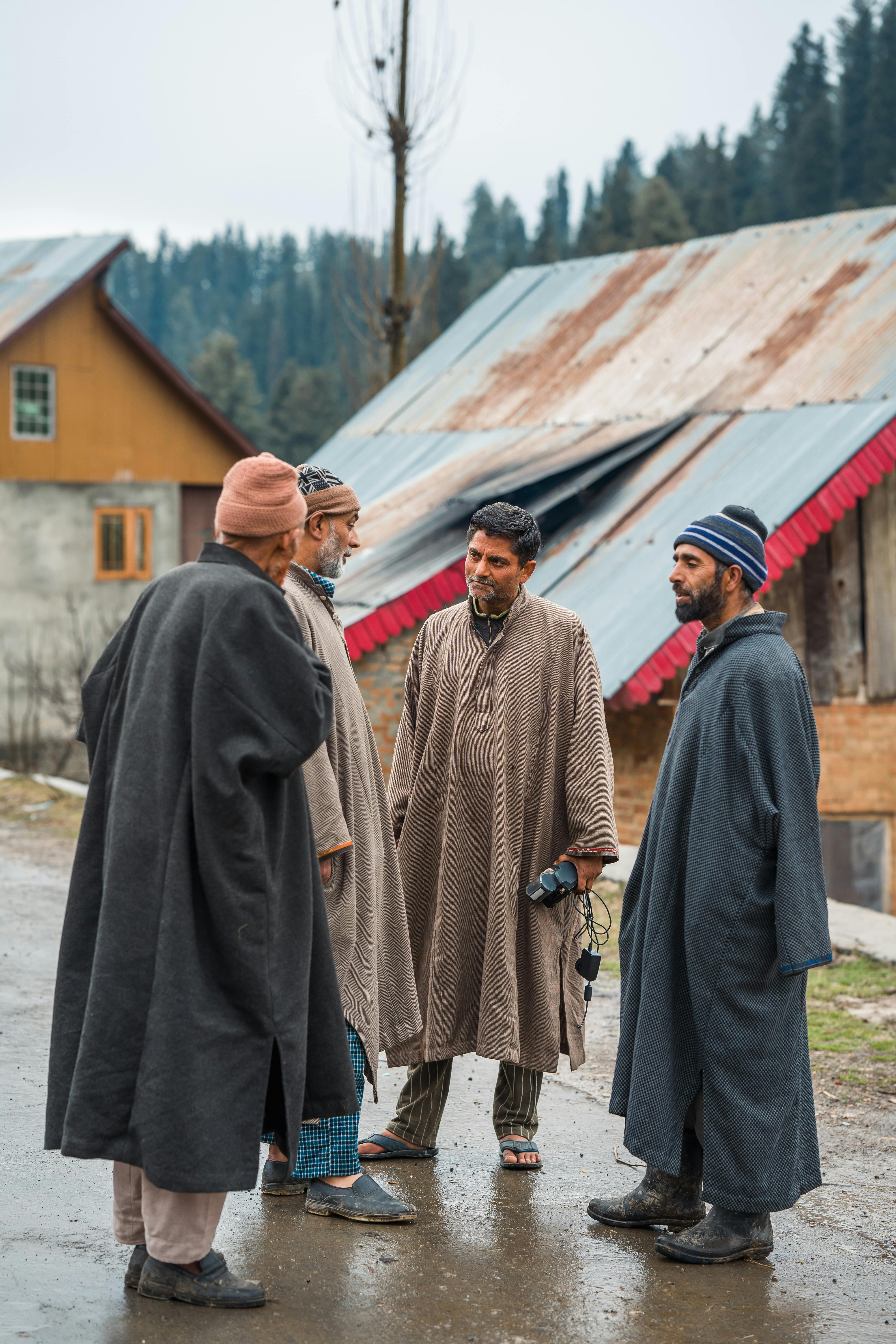 Foto Musyawarah Terbaik · Unduh Gratis 100% · Foto Stok Pexels