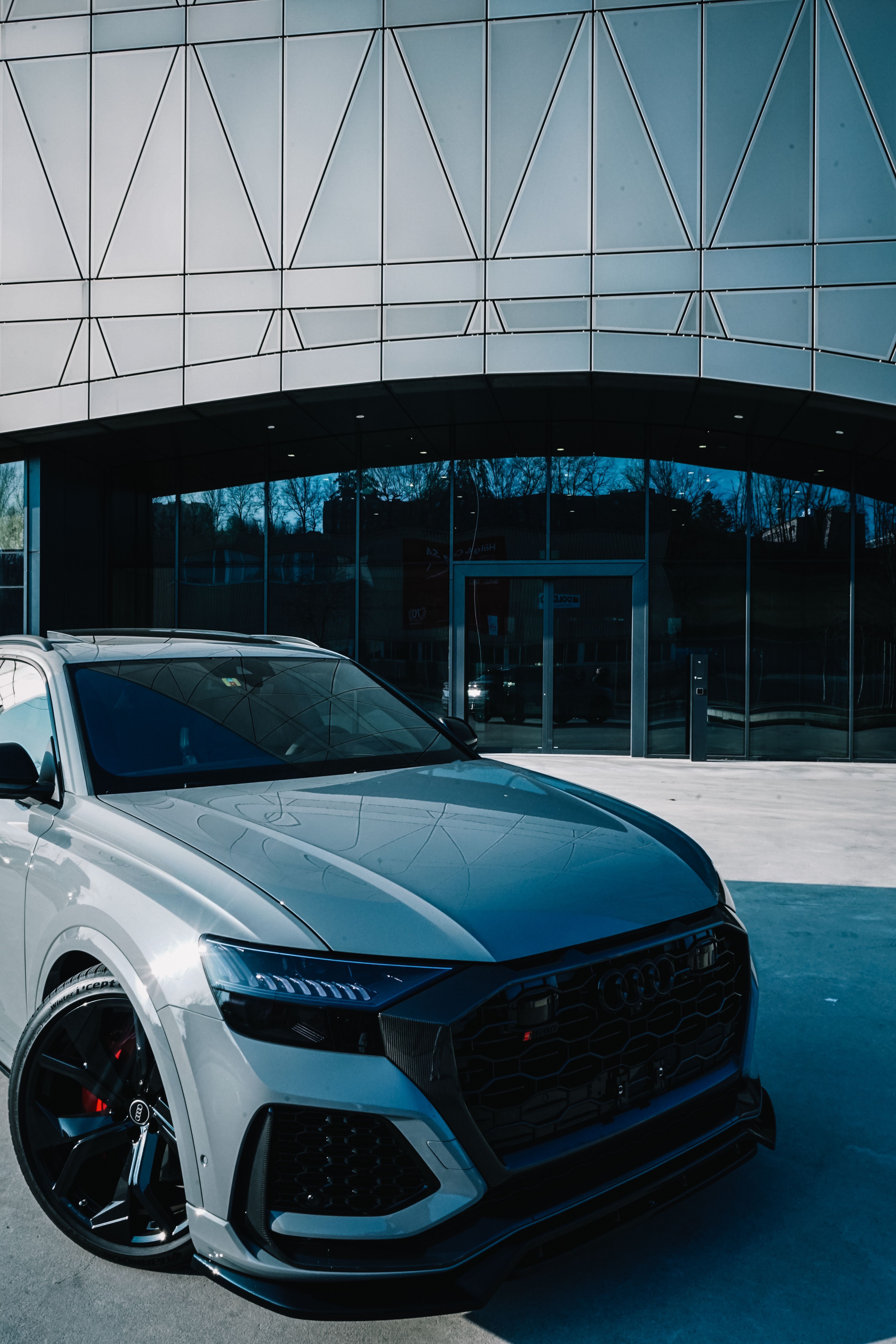 Foto de stock gratuita sobre arquitectura moderna, audi, audi rs q8 ...