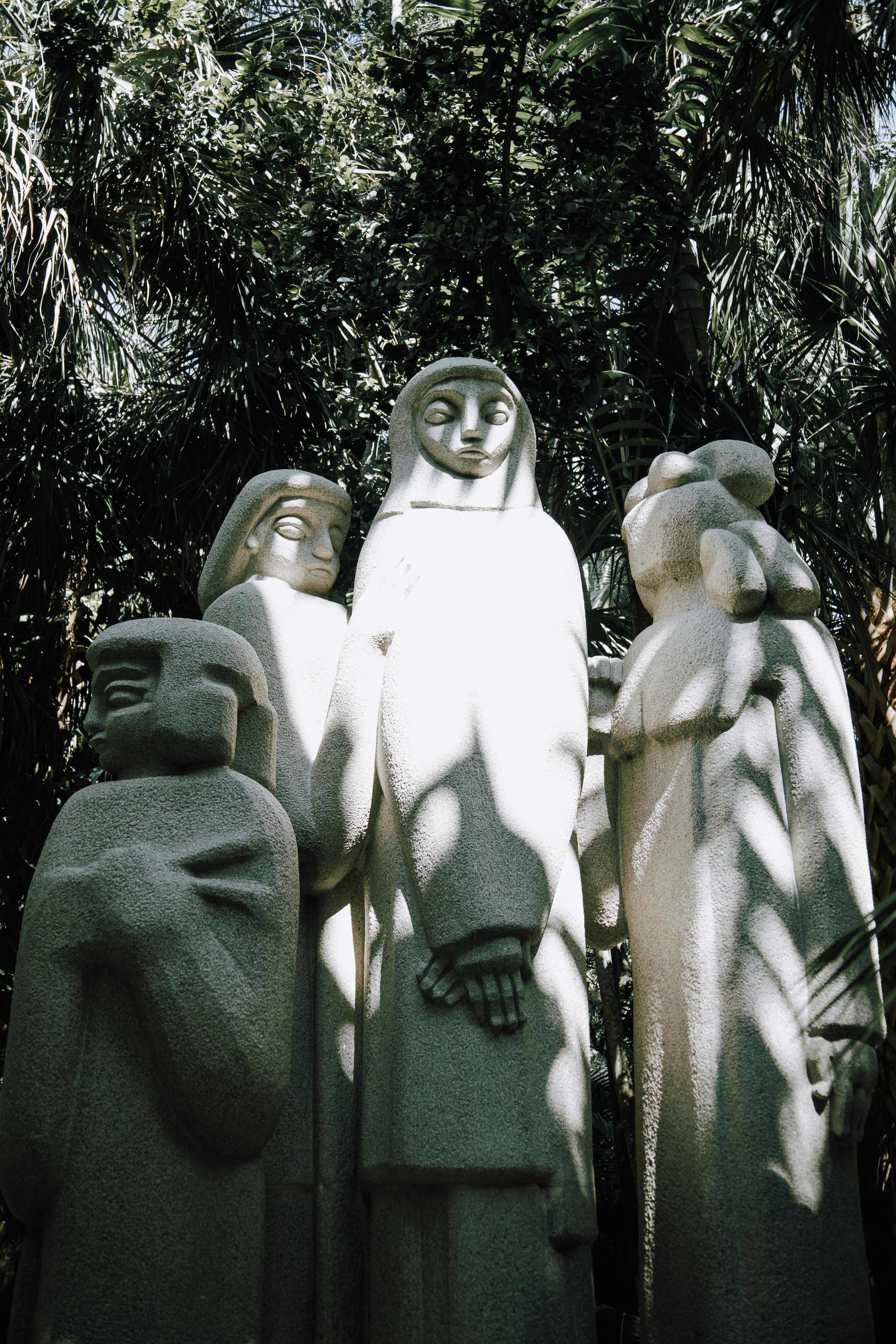 White Statues in Park · Free Stock Photo