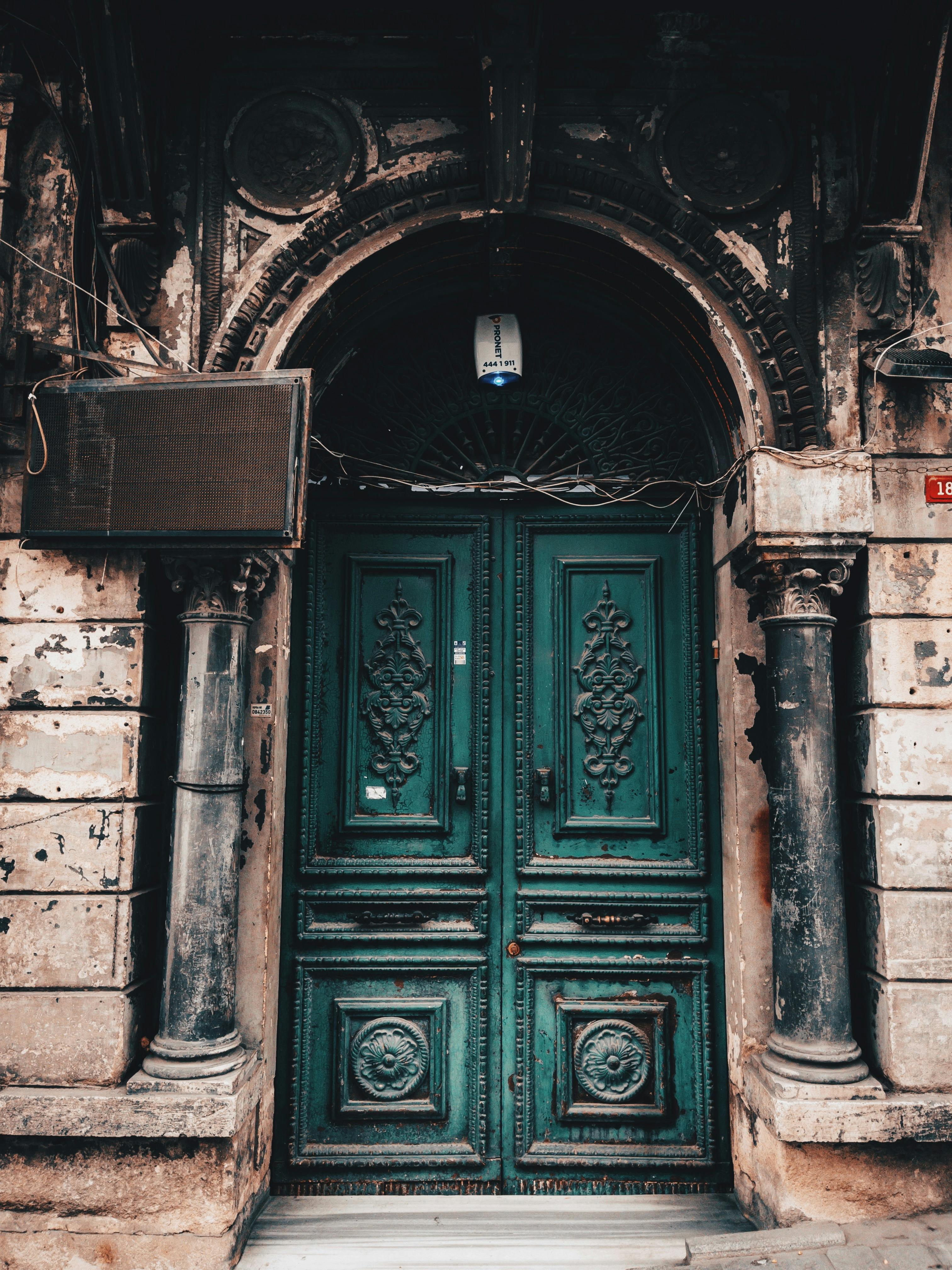 Retro Doors To Old Historic Building Photos, Download The BEST Free ...