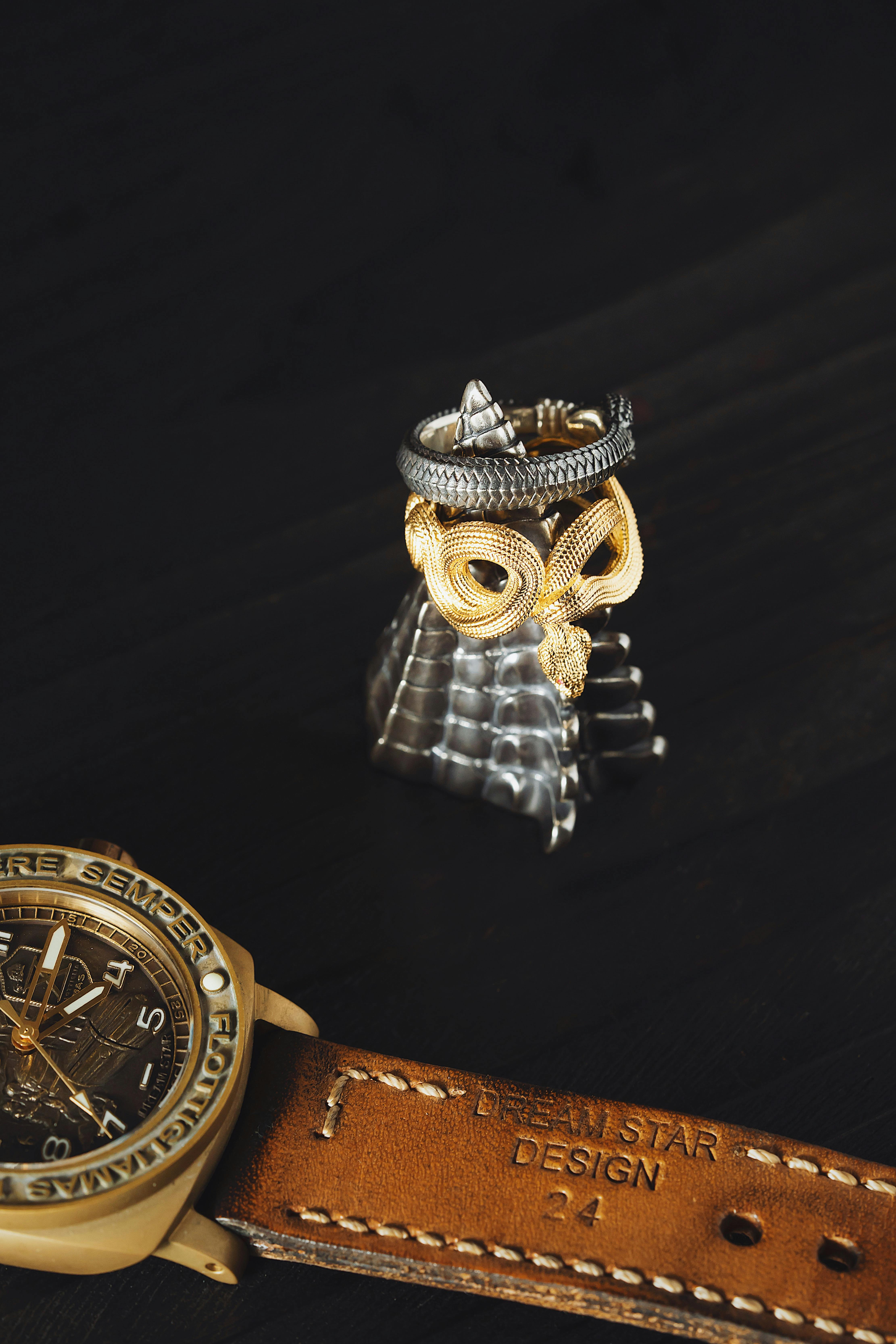 Gold Watch Stack Photos, Download The BEST Free Gold Watch Stack Stock ...