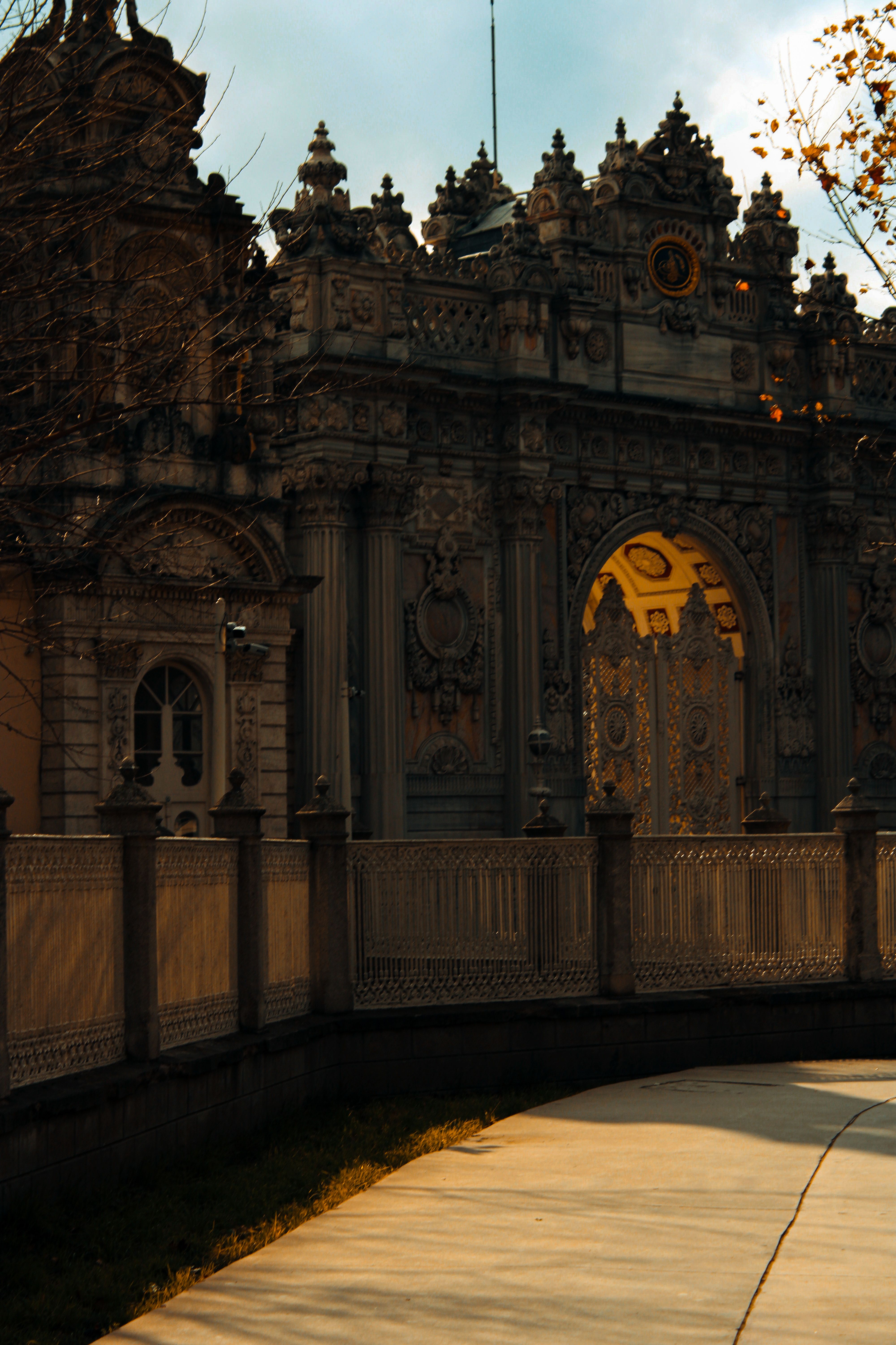 Traditional Historic Palace Gates on Sunset · Free Stock Photo