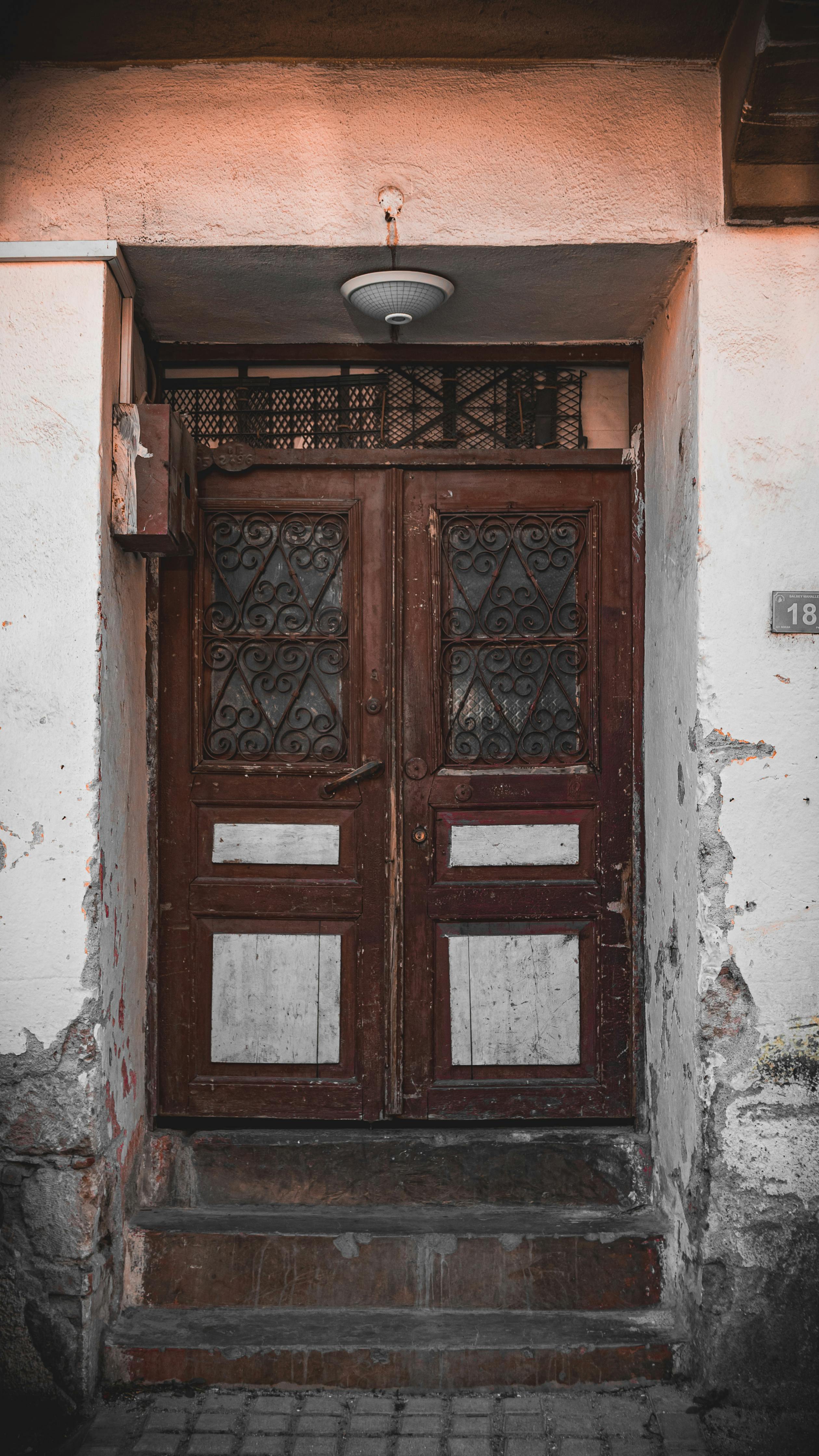 Wooden Door in an Old Building · Free Stock Photo