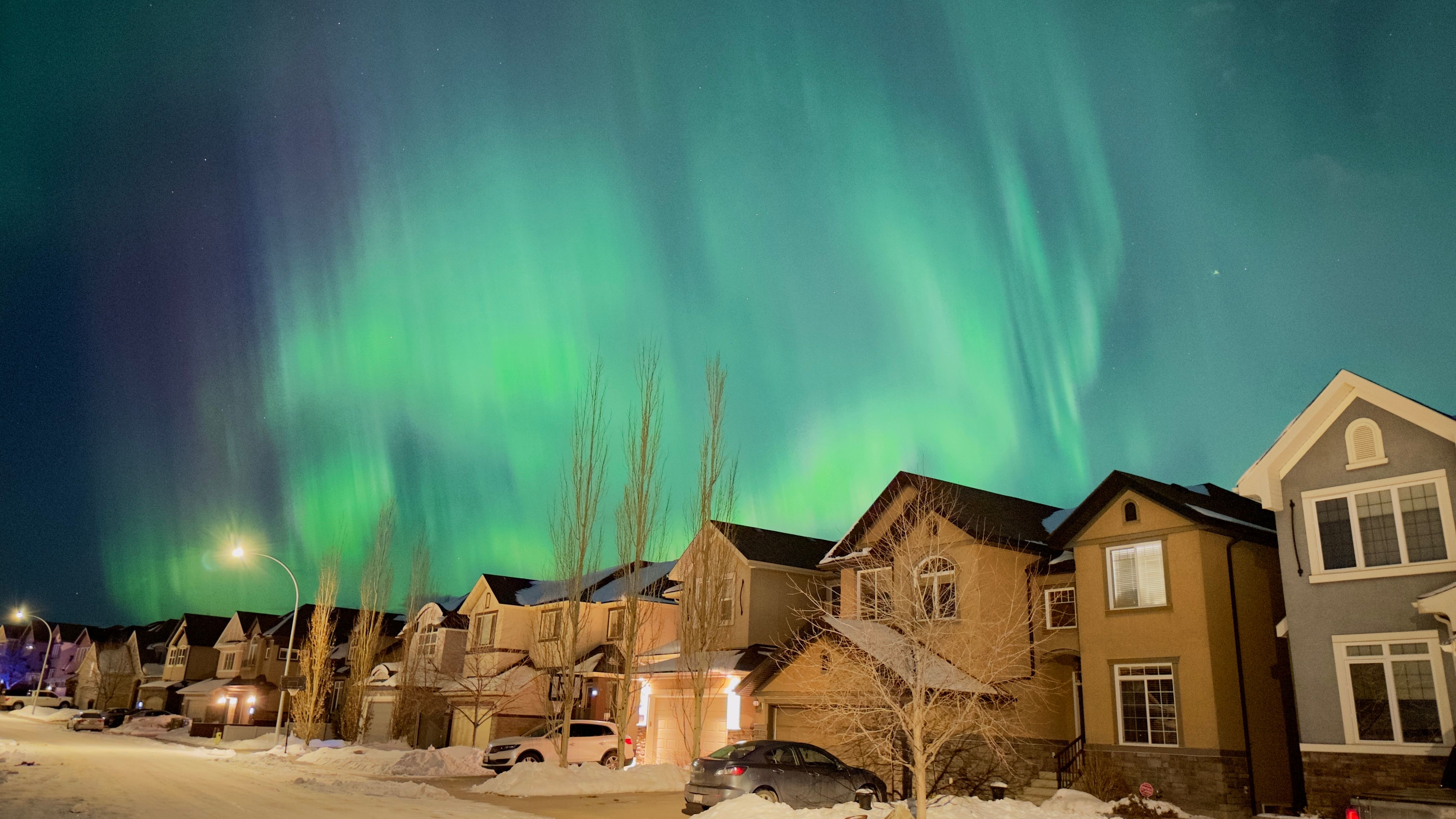 Building Under Blue Aurora Polaris · Free Stock Photo