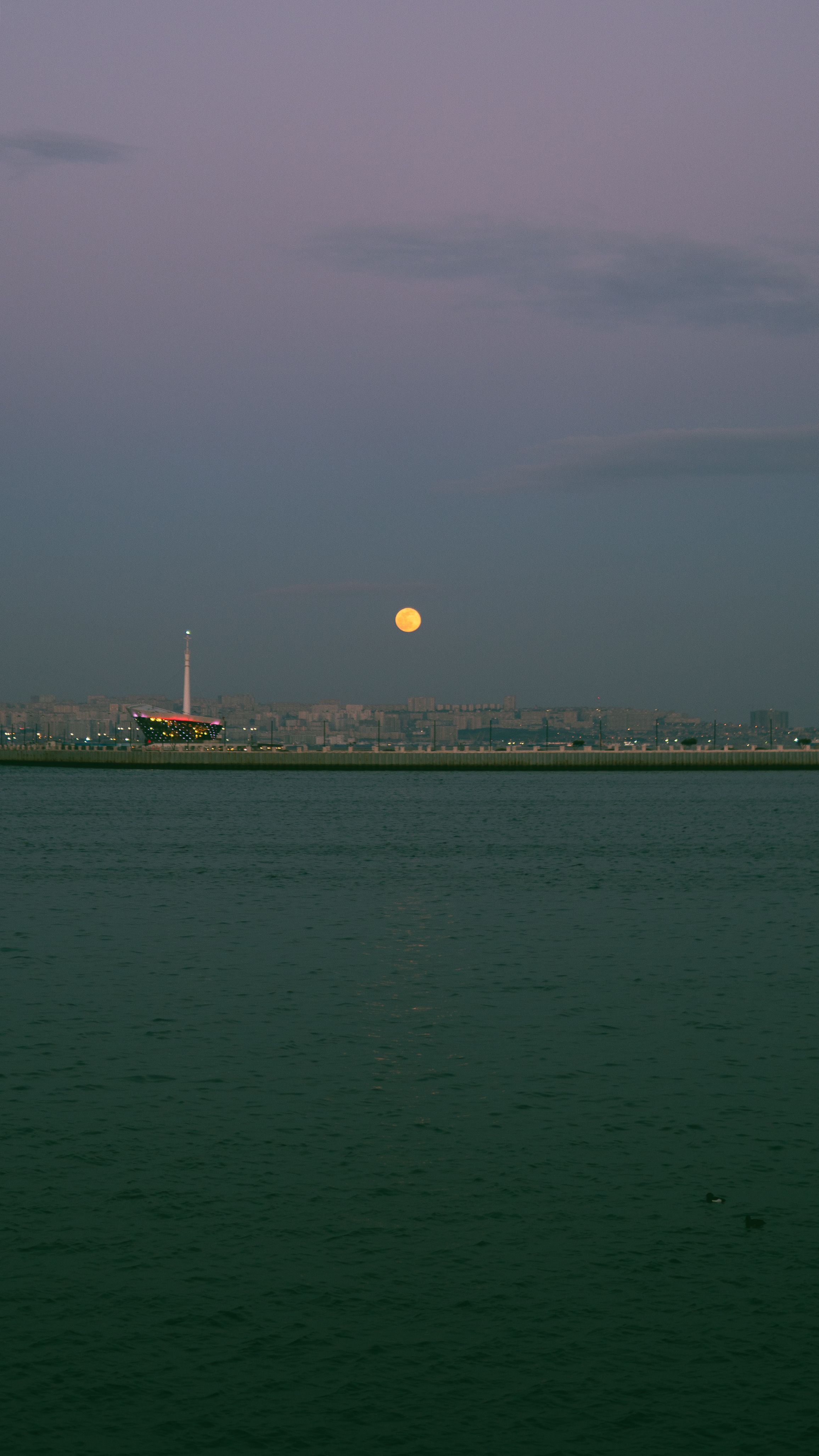 Full Moon over the Sea and Dock · Free Stock Photo